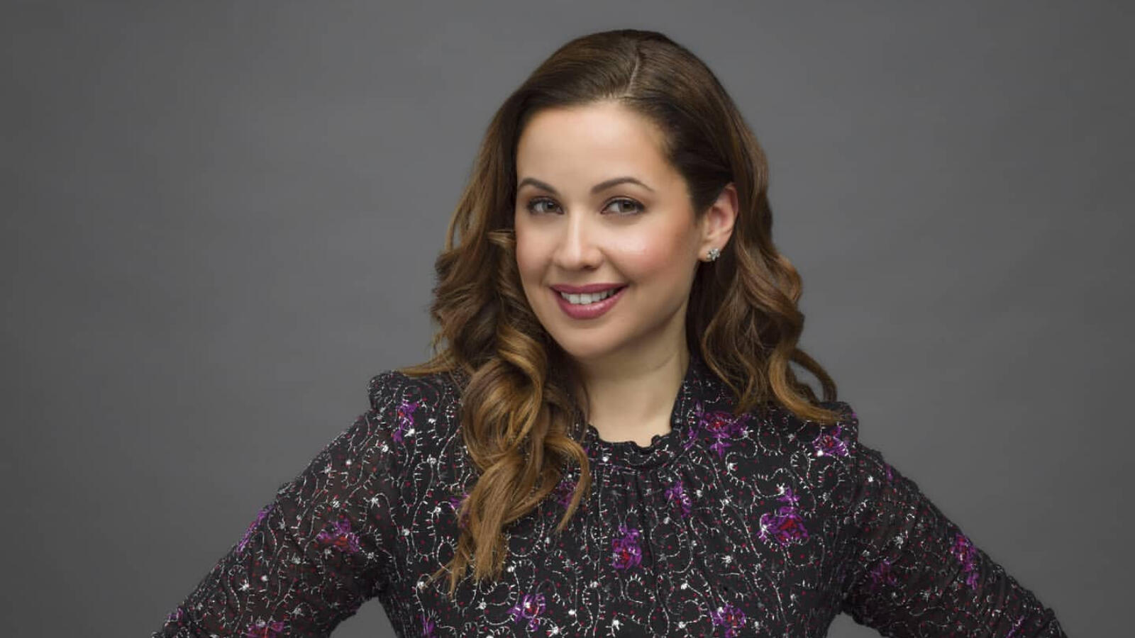 'That Same Face I've Always Had'! Raya Abirached Denies Undergoing ...