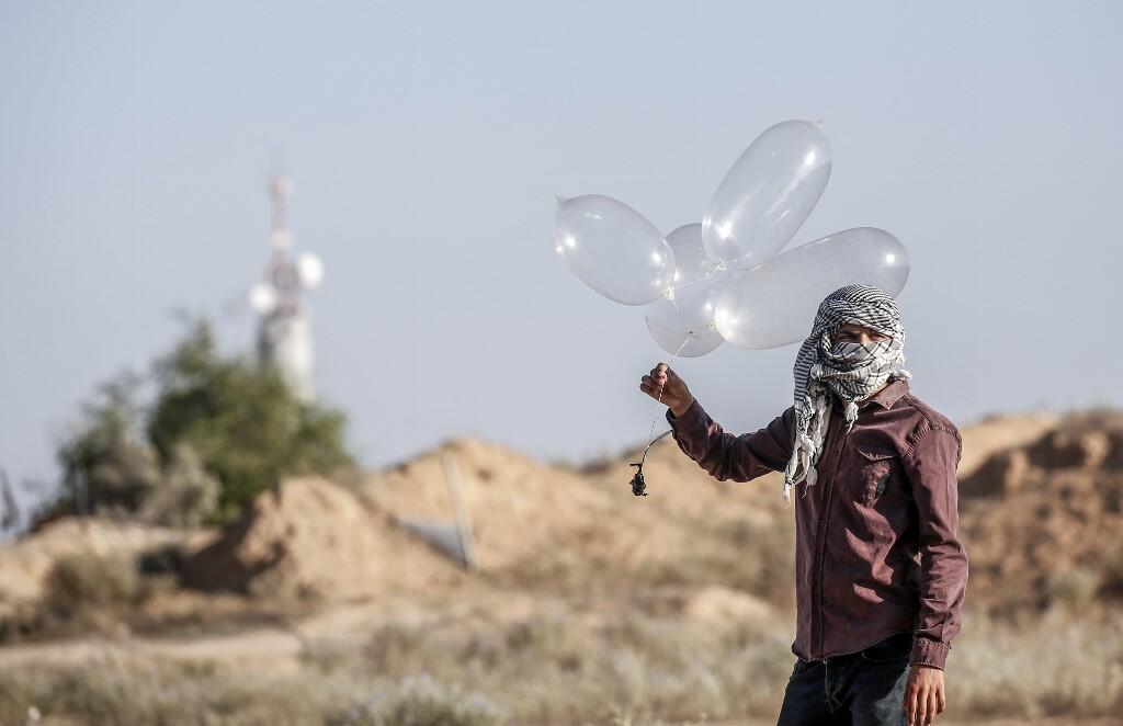 Palestinians Fire Incendiary Balloons Towards Israel | Al Bawaba