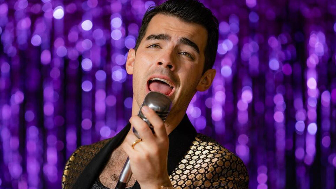 Joe Jonas Dyes His Buzz Cut Hot Pink in Honor of Breast Cancer ...