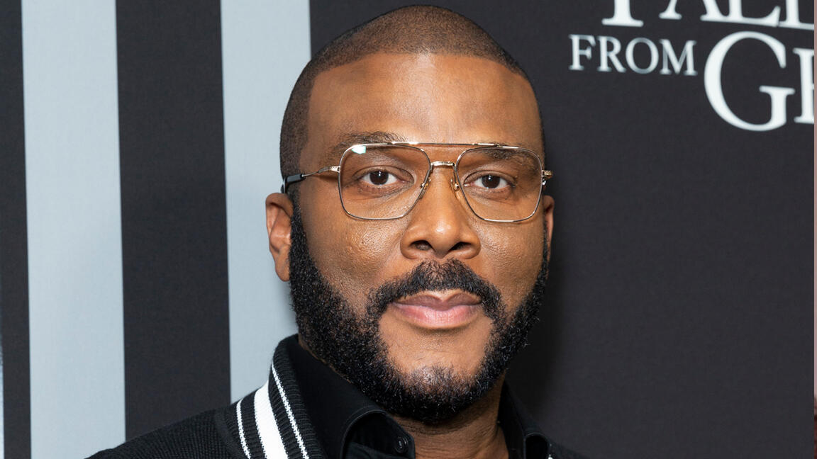 Tyler Perry Gives Out Food to Five Thousand families | Al Bawaba