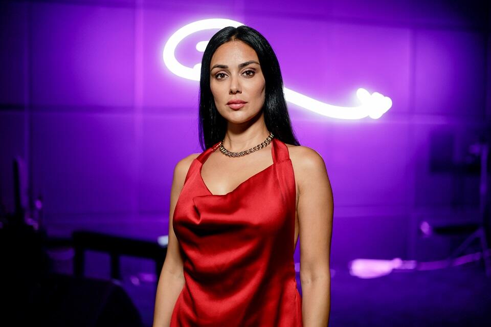 Canon celebrates singer Layla Kardan & Mountaineer Raha Moharrak in ...