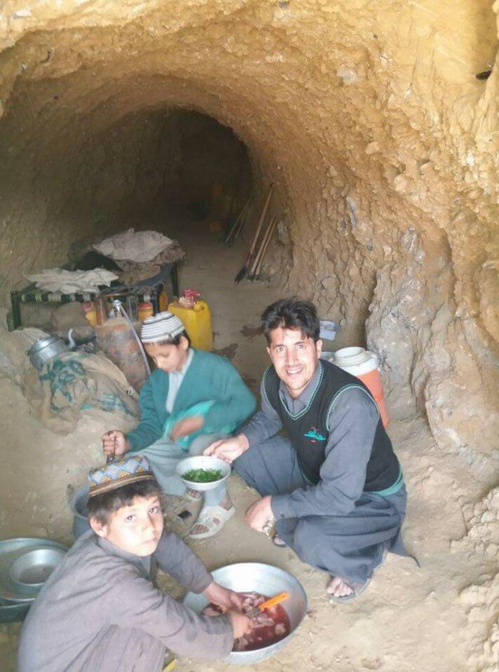 Meet The Cave Families of Pakistan! | Al Bawaba