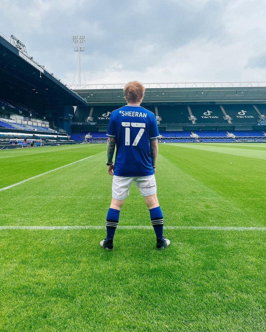 Ed Sheeran Performs for the England Football Team to Cheer Them up | Al ...