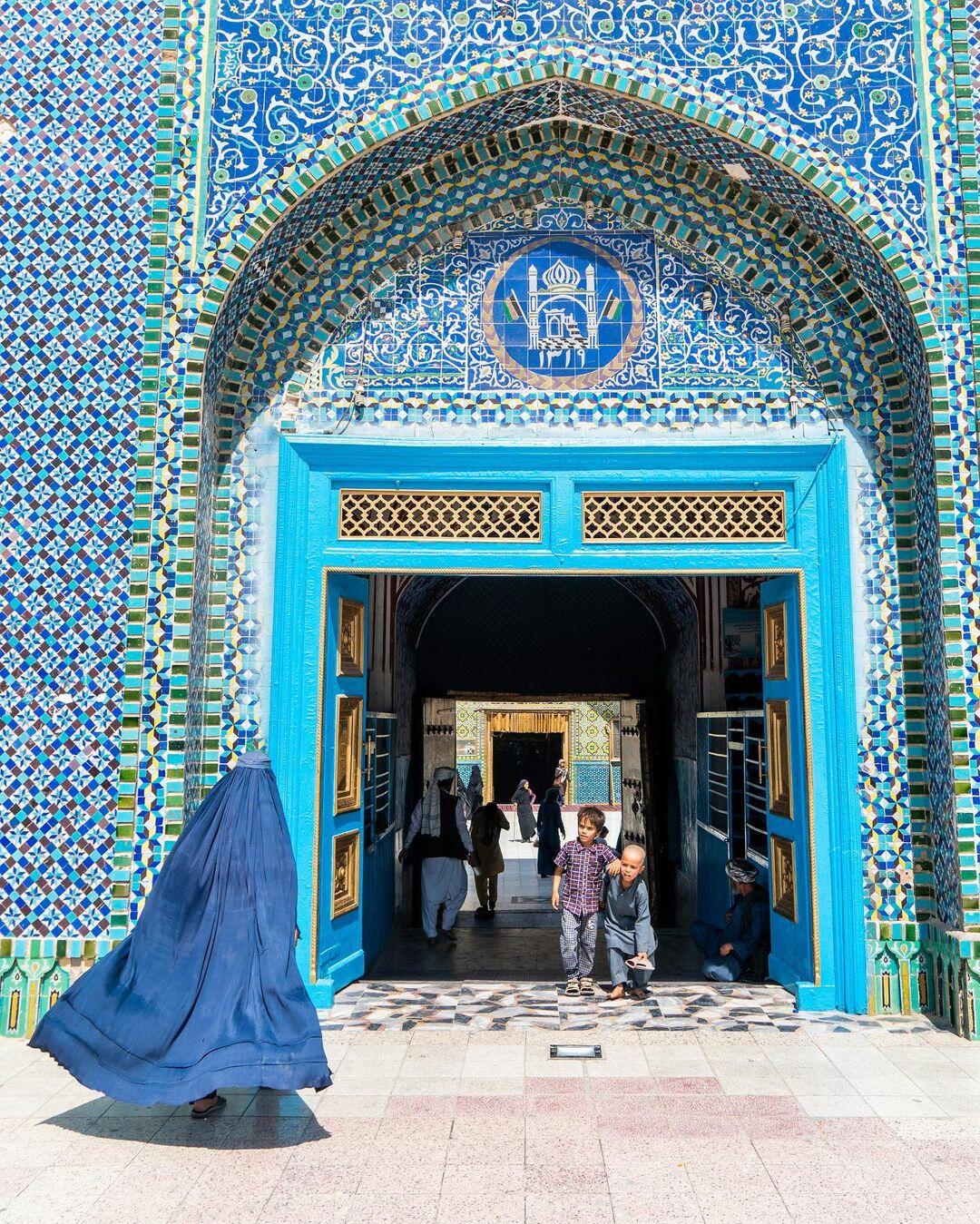 Oasis of Peace: Welcome to The Blue Mosque in Afghanistan | Al Bawaba