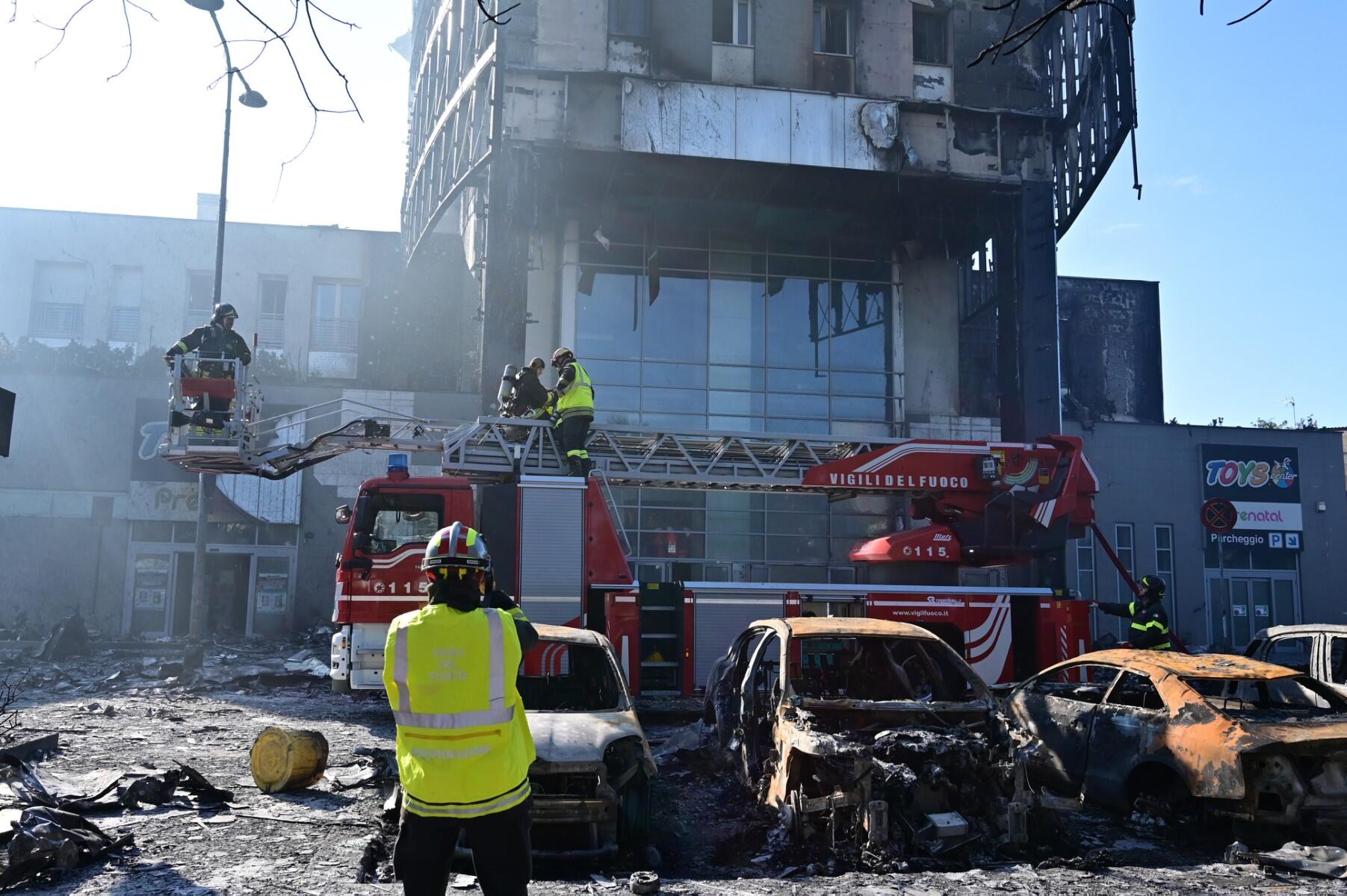Fire Disaster in Italy: Milan Clock Tower 'Melts Like Butter' | Al Bawaba