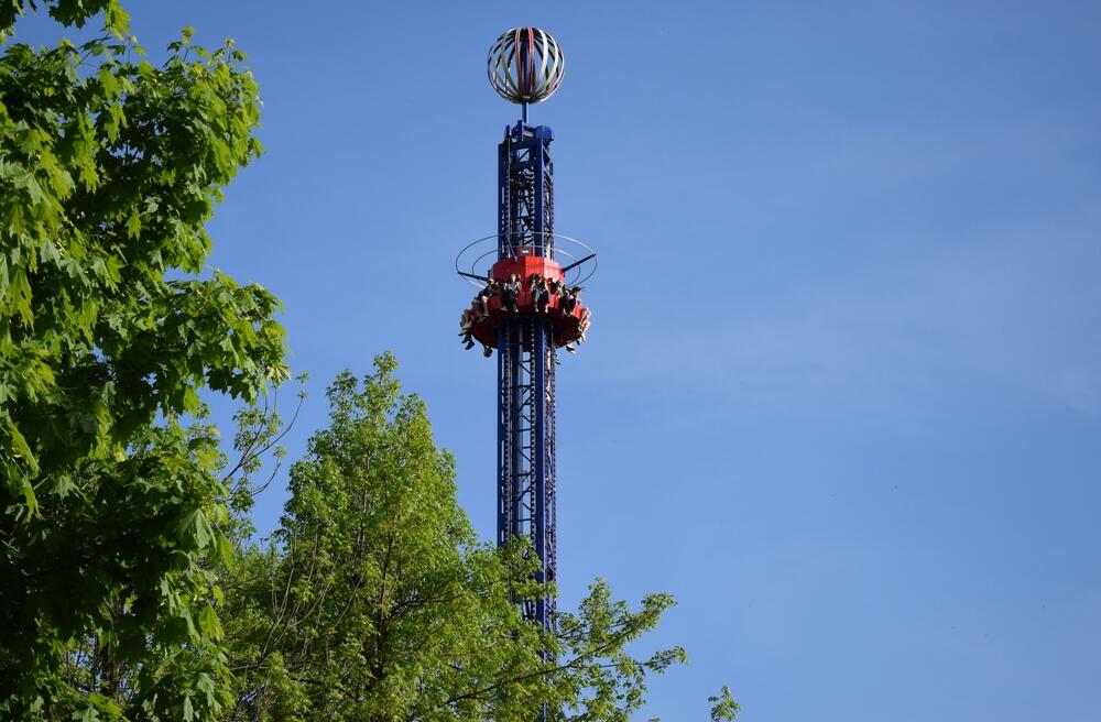 Teenager Falls to His Death From 'Free Fall' Thrill Ride at Florida ...