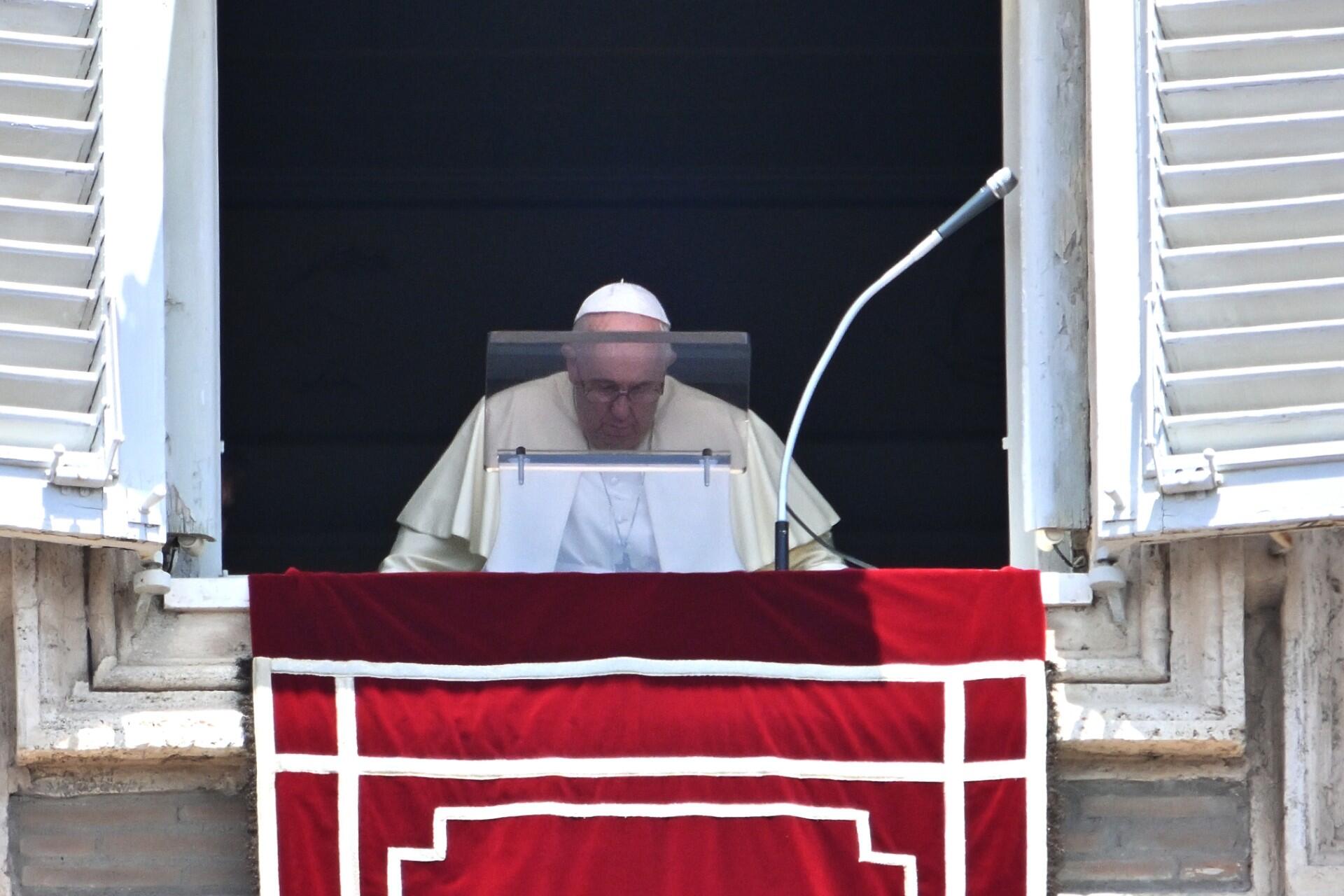 Pope Francis Apologizes For Historical Wrongs | Al Bawaba