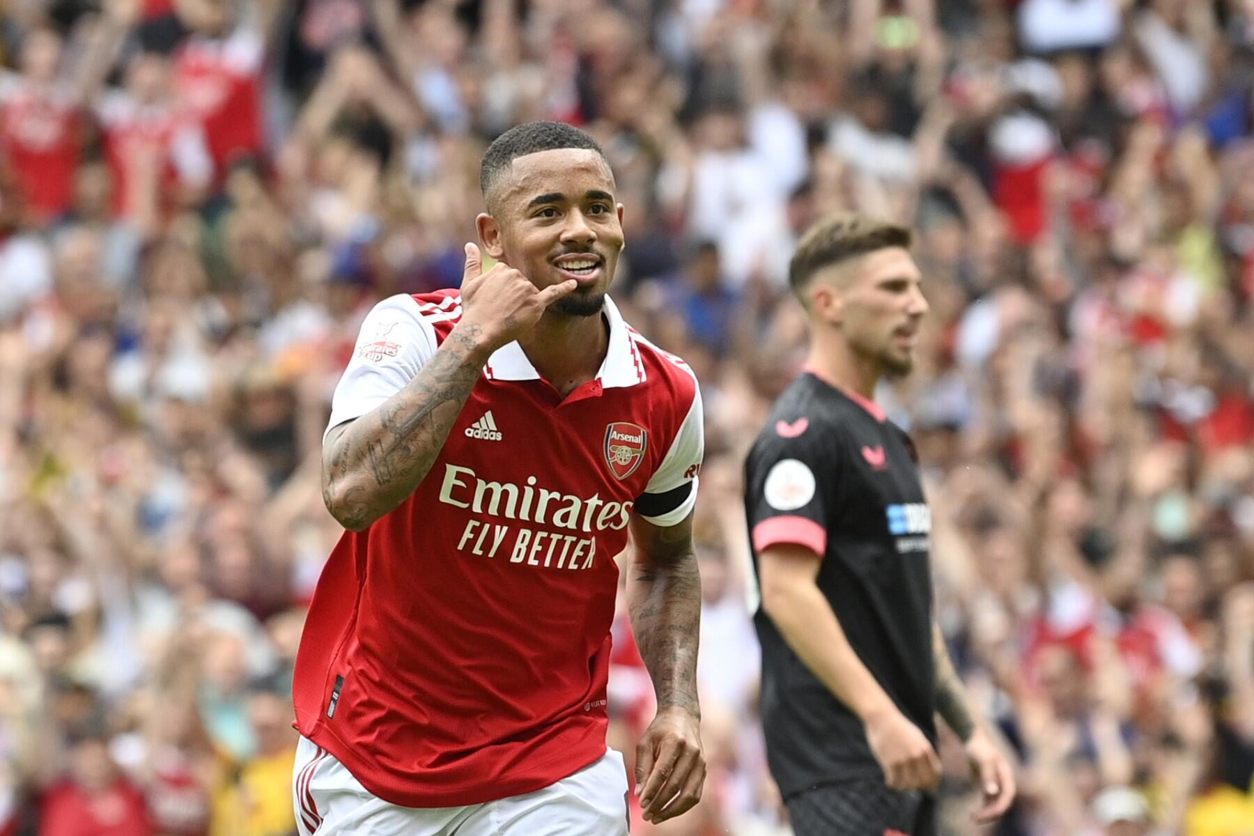 Arsenal Beat Brentford to Regain Premier League Top Spot