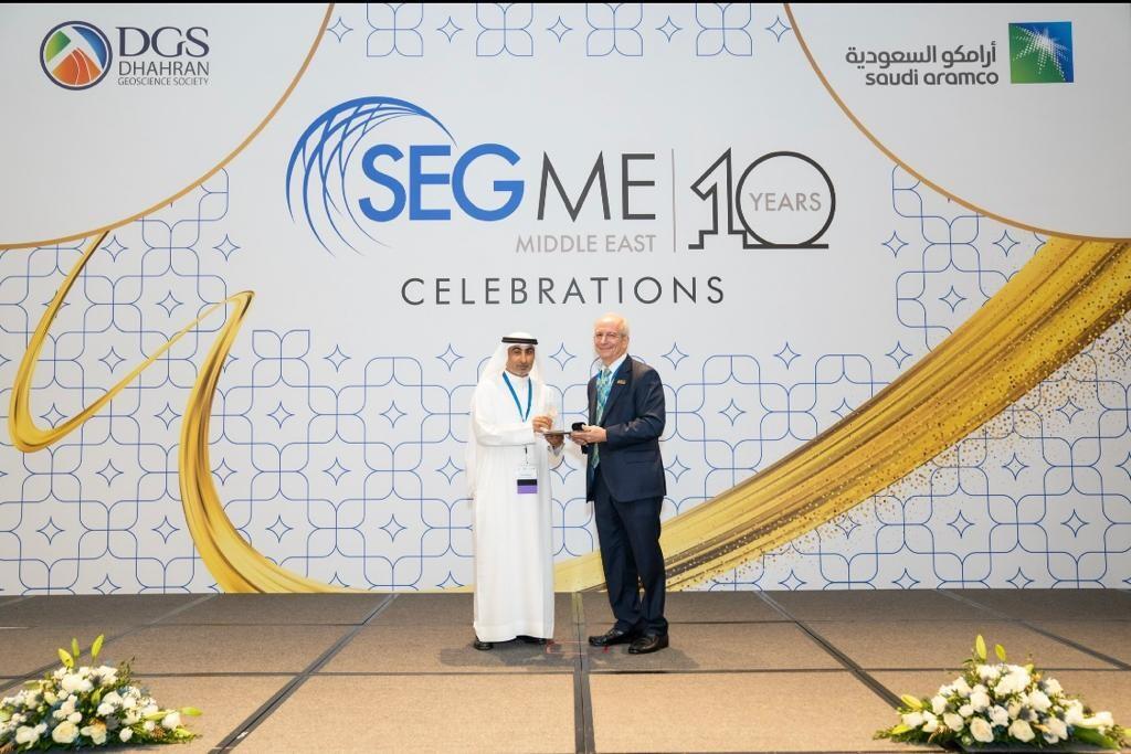 UAE University receives “Academic Institution Contributions Award” of ...