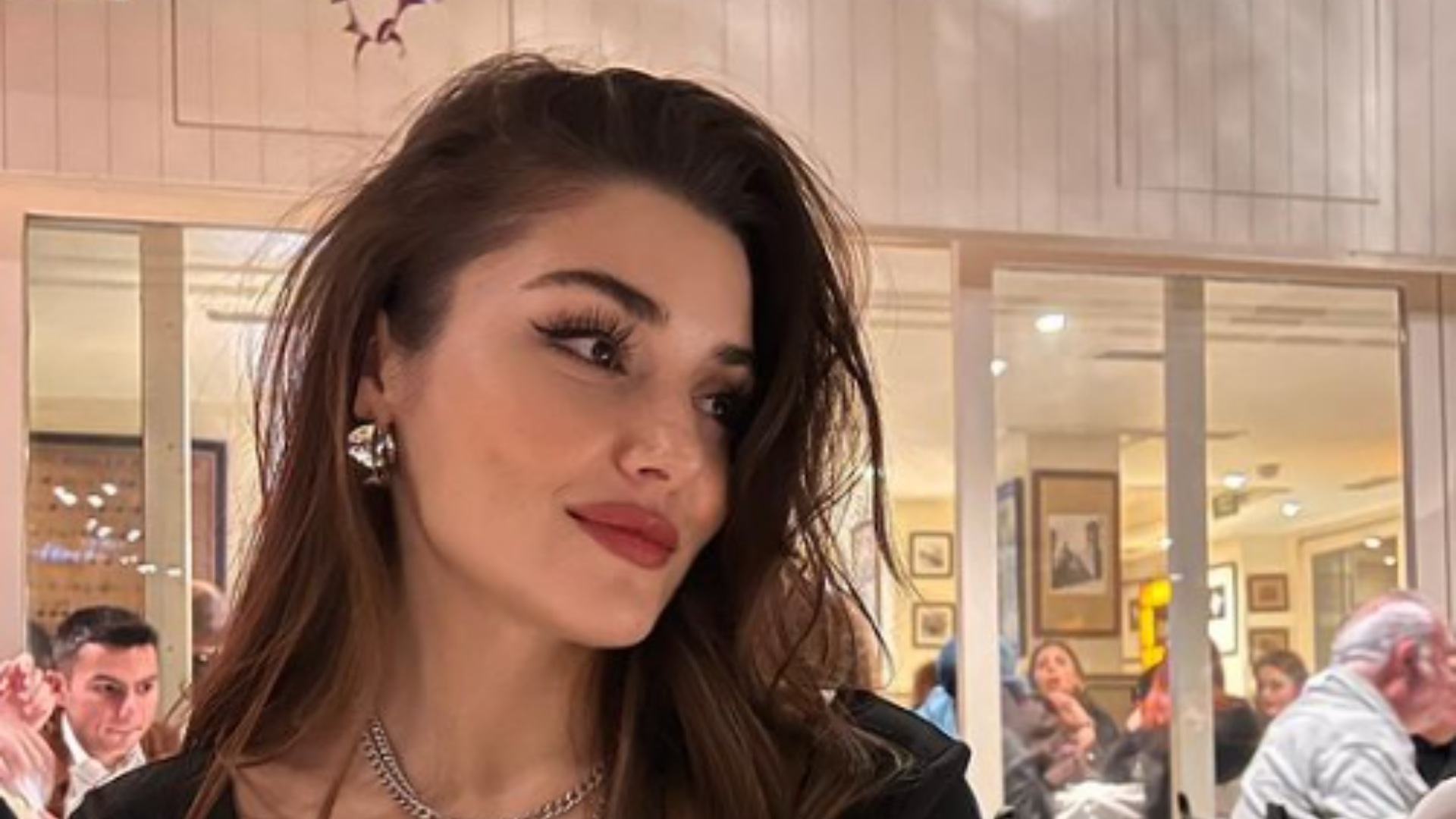 Hande Erçel Dances to Amro Diab | Al Bawaba