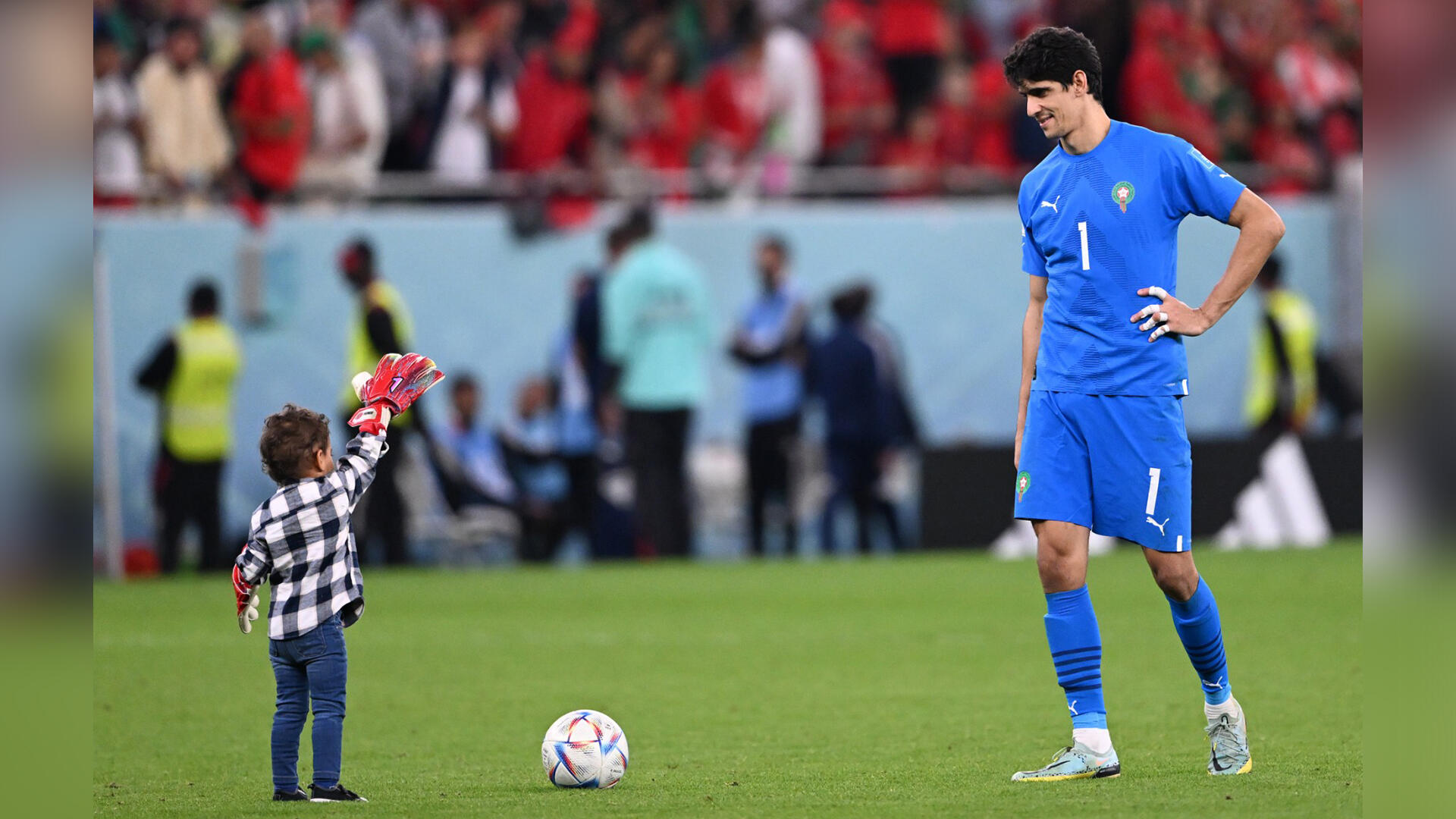 Yassine Bounou's son steals hearts | Al Bawaba