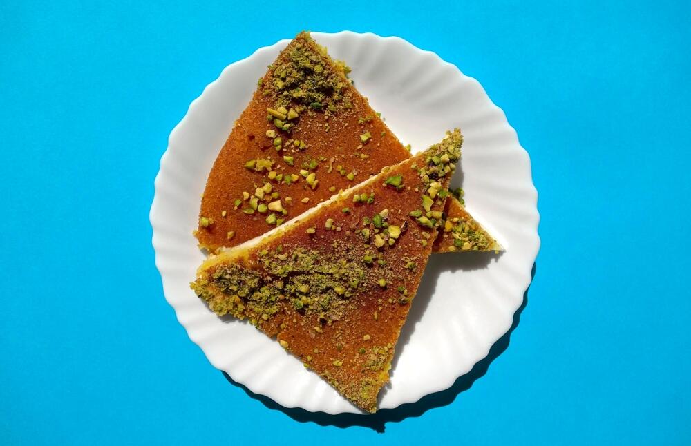 Israel's pizza Knafeh triggers cultural appropriation debate | Al Bawaba