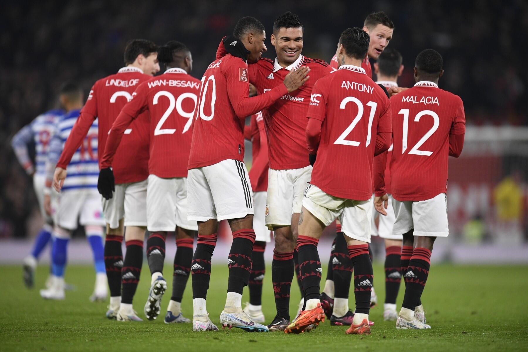 Premier League: Manchester United vs Leeds predicted lineups
