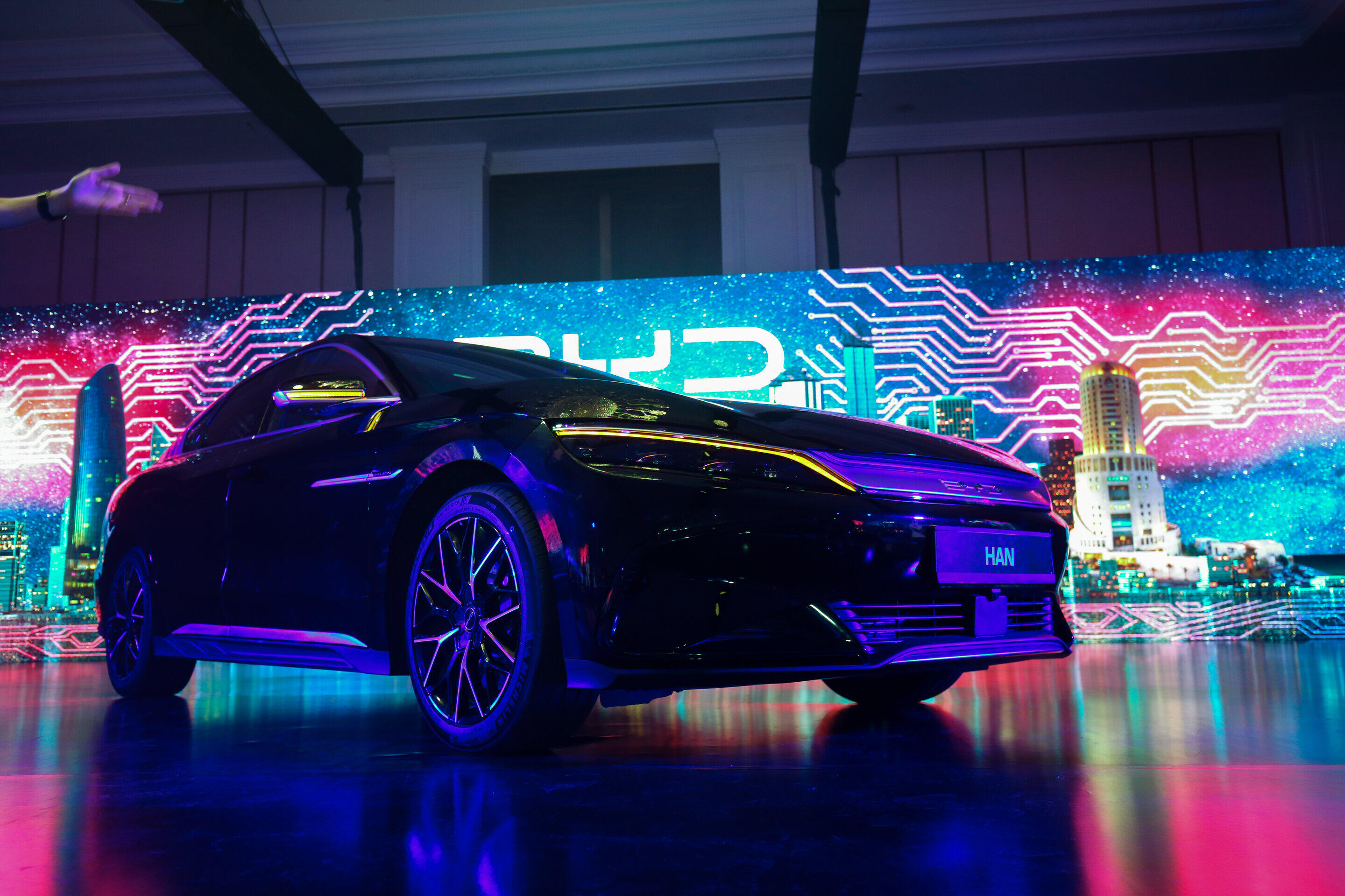 Bustami & Saheb Group officially launches BYD brand in Jordan | Al Bawaba