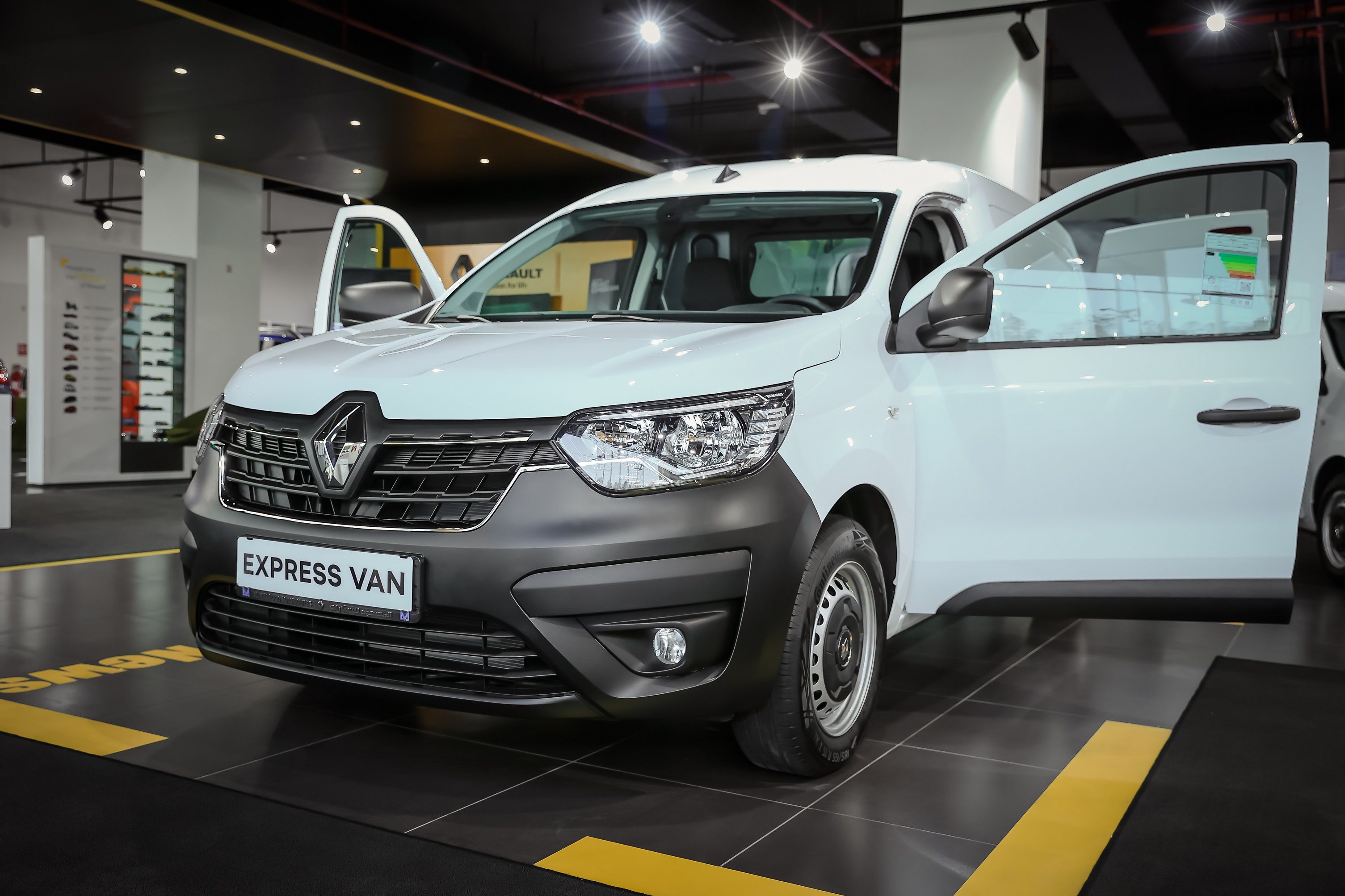 Al Masaood Automobiles Unveils the All-New Renault Express Van | Al Bawaba