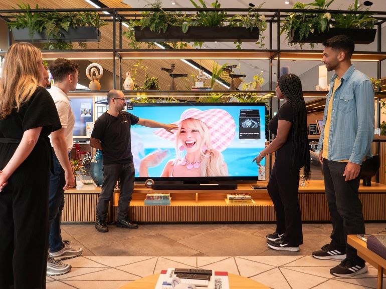 Samsung and Warner Bros. Pictures Unite To Bring Movie Trailers to ...