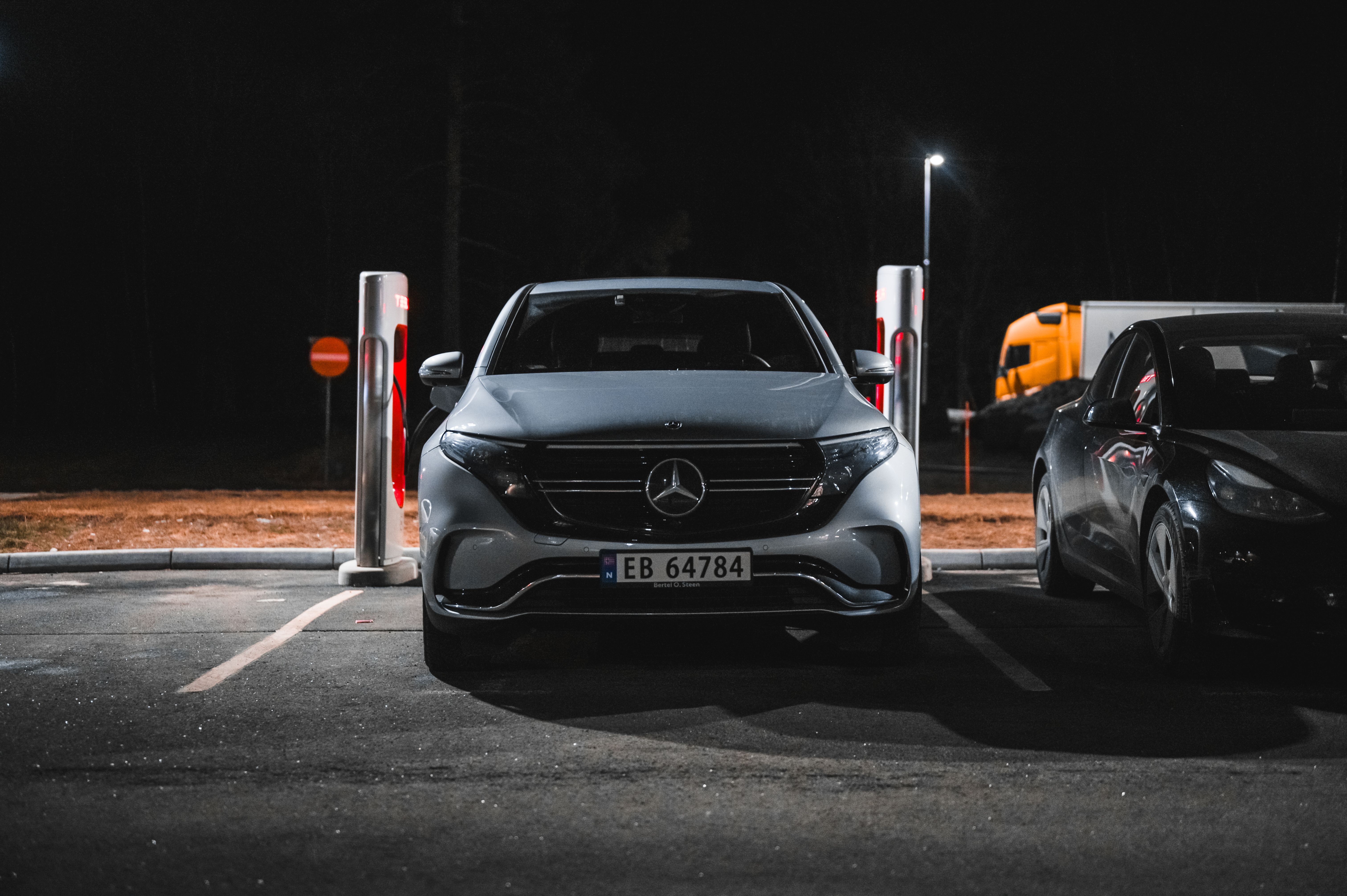 Mercedes & Tesla forge partnership in electric vehicle market | Al Bawaba