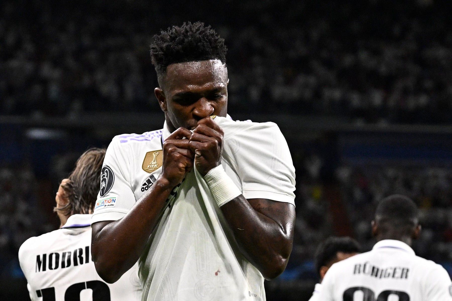 Vinicius signs new Real Madrid deal with €1bn buyout clause