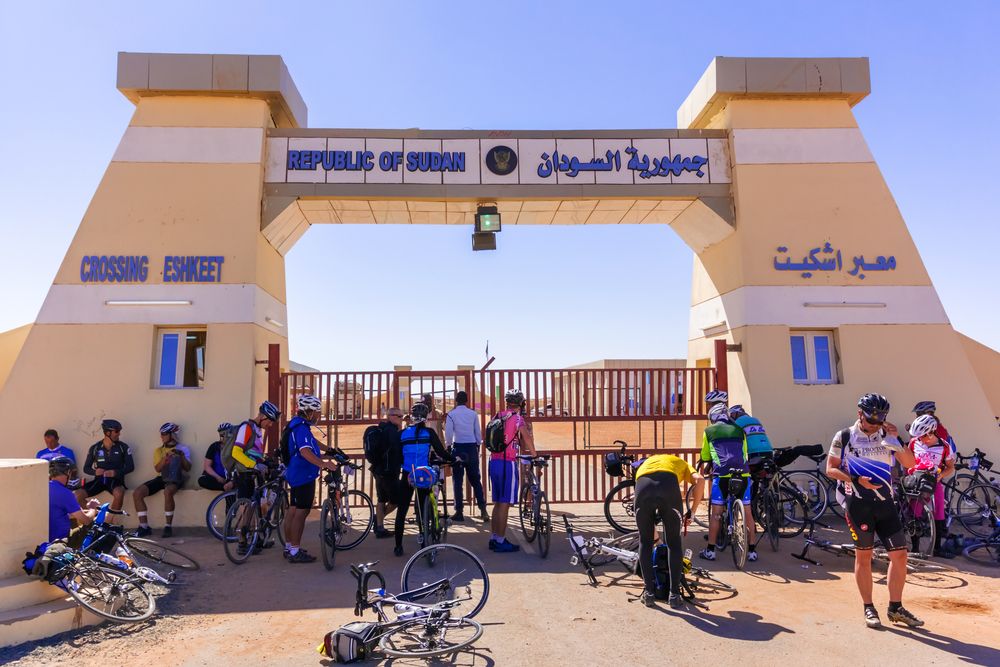 Tragedy strikes Egyptian truck drivers stranded at Sudan-Egypt border ...