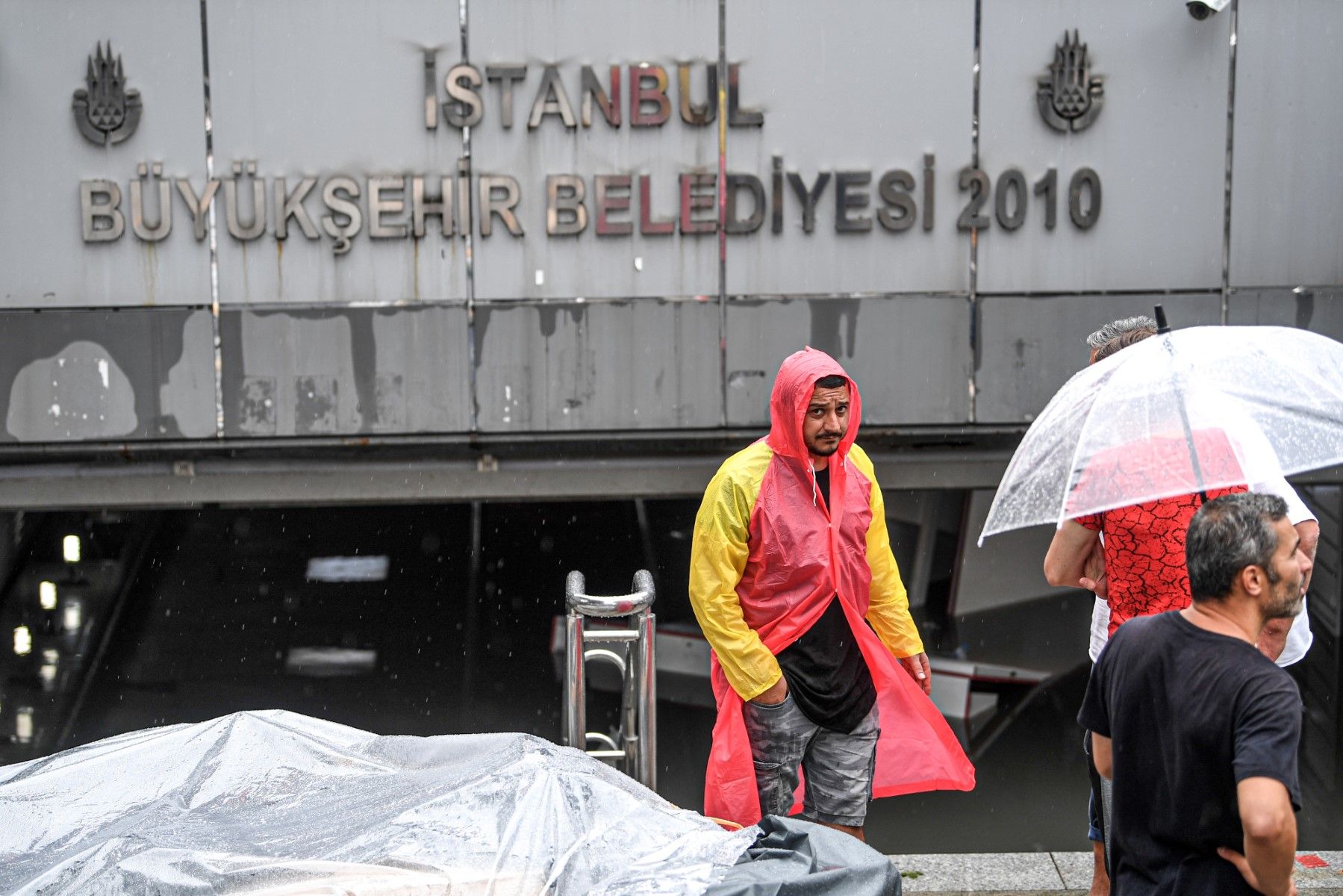 Istanbul grapples with flooding amid unprecedented rainfall | Al Bawaba