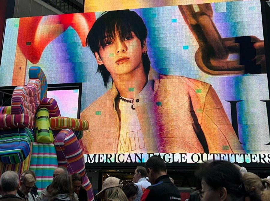 Jungkook's surprise performance at TSX stage in Times Square? | Al Bawaba