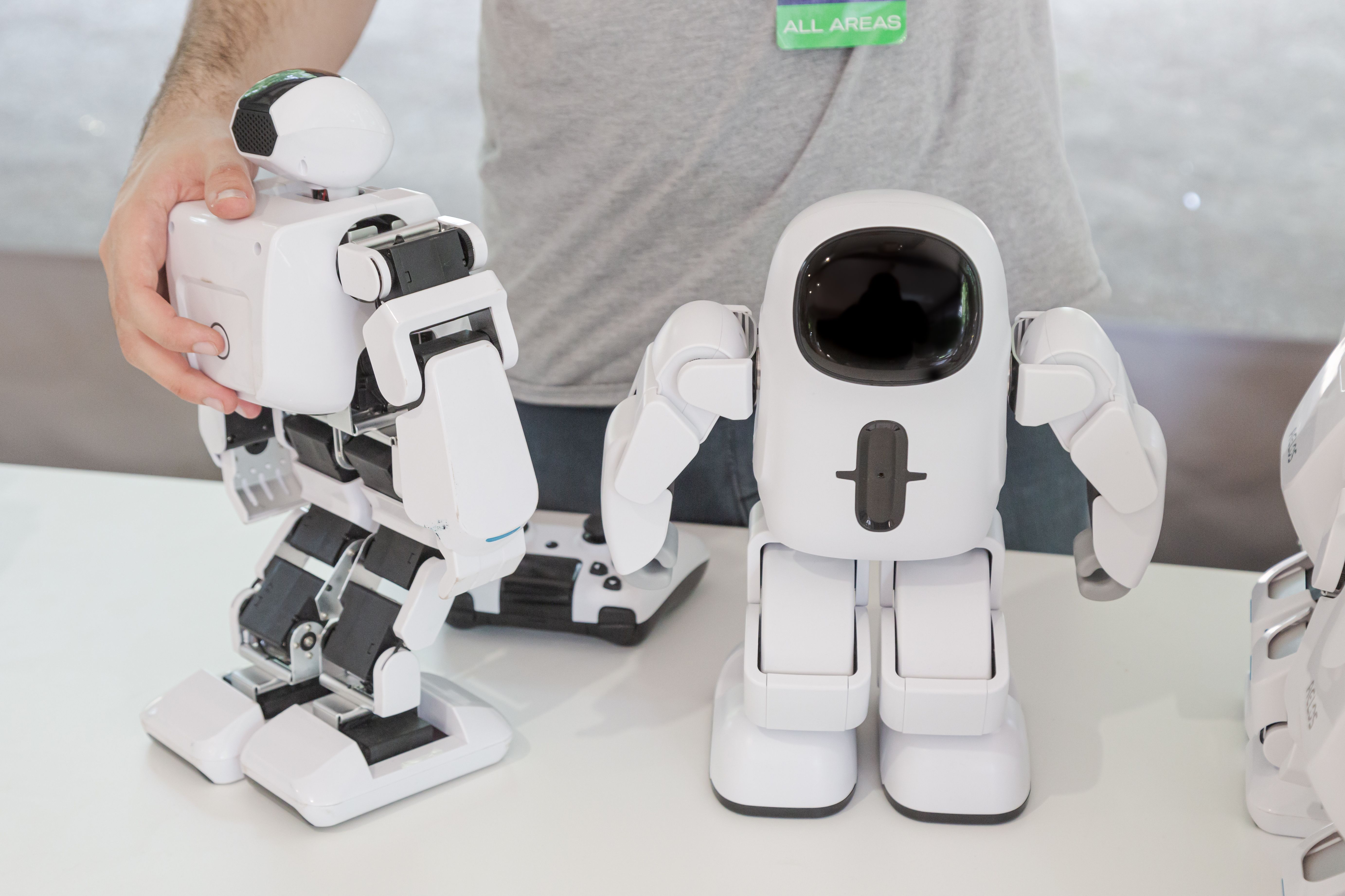 Huawei unveils groundbreaking HarmonyOS-Powered humanoid robot 'Aelos' | Al Bawaba