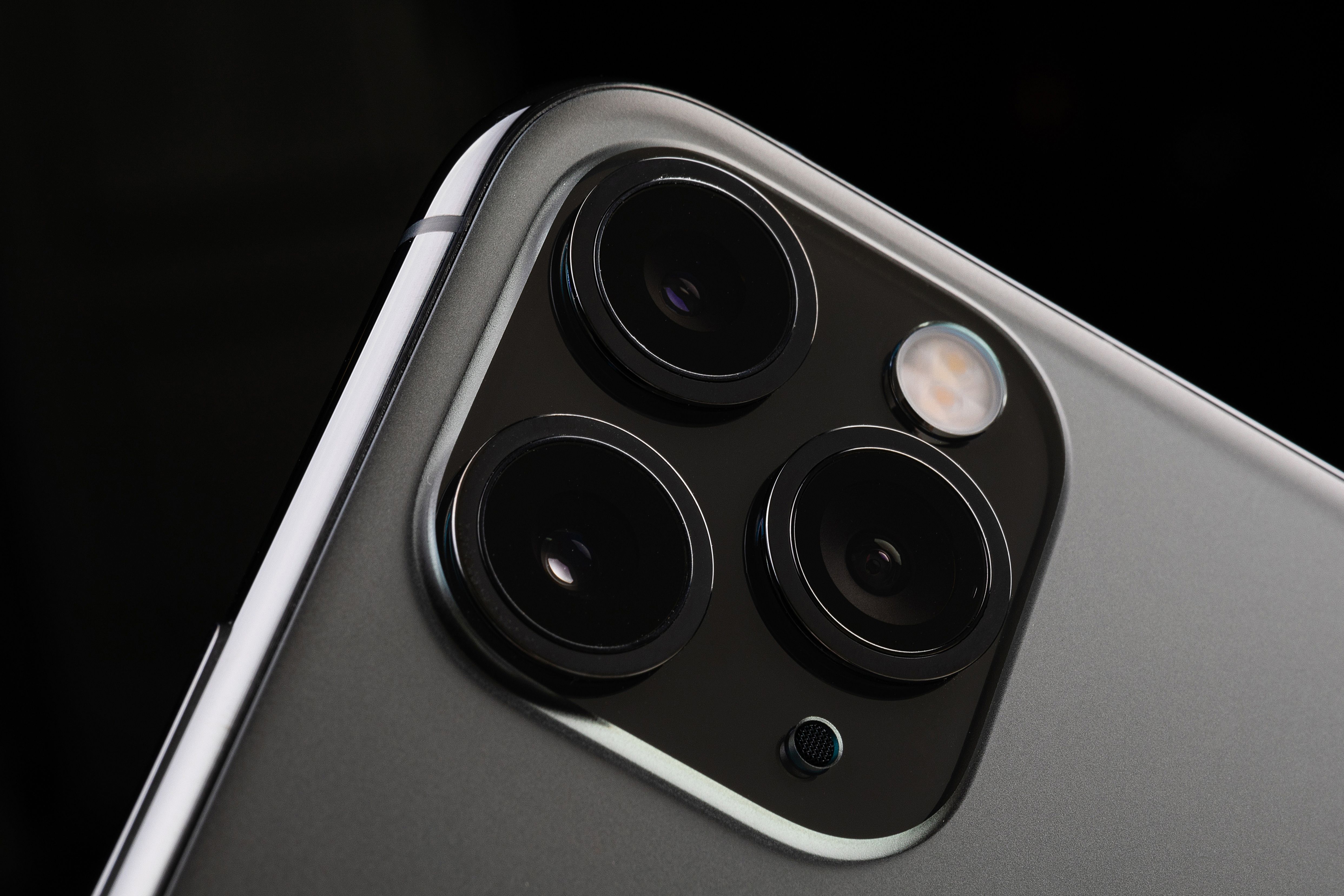 Taking control with in-house production of iPhone camera sensors | Al ...