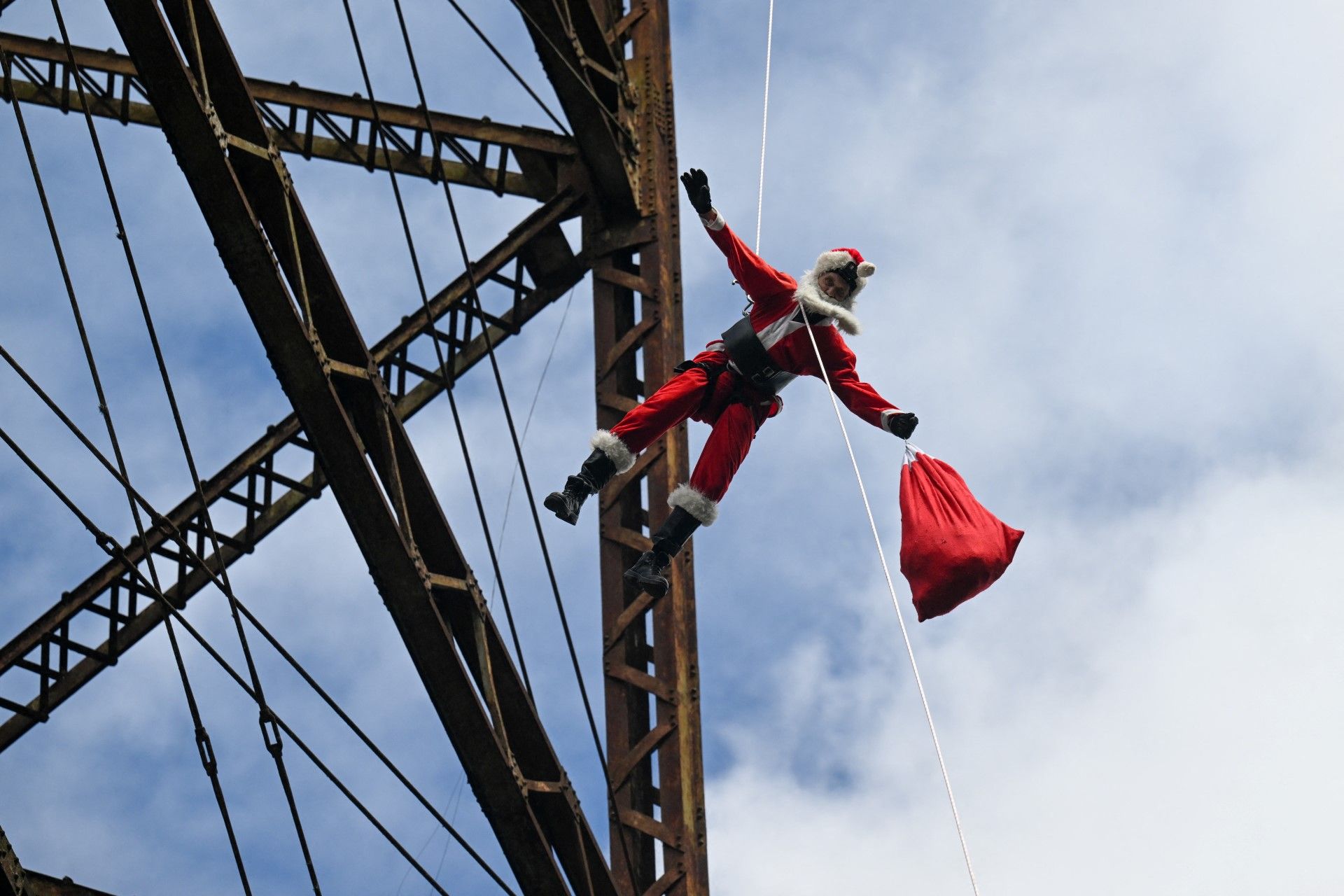 Santa Claus falls from 24th floor during gift-giving attempt | Al Bawaba