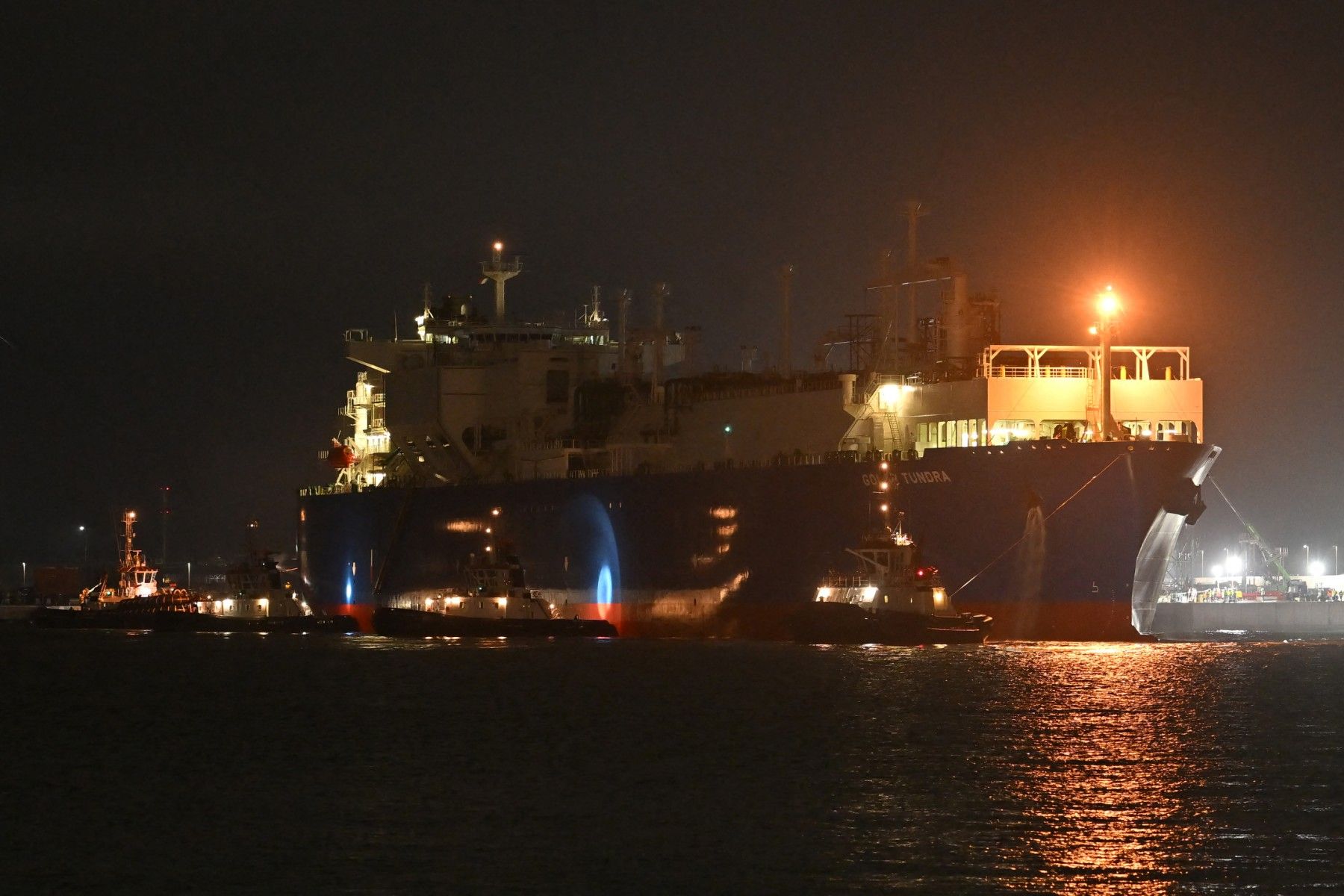 Container ship collision with bridge in Suez Canal prompts emergency ...