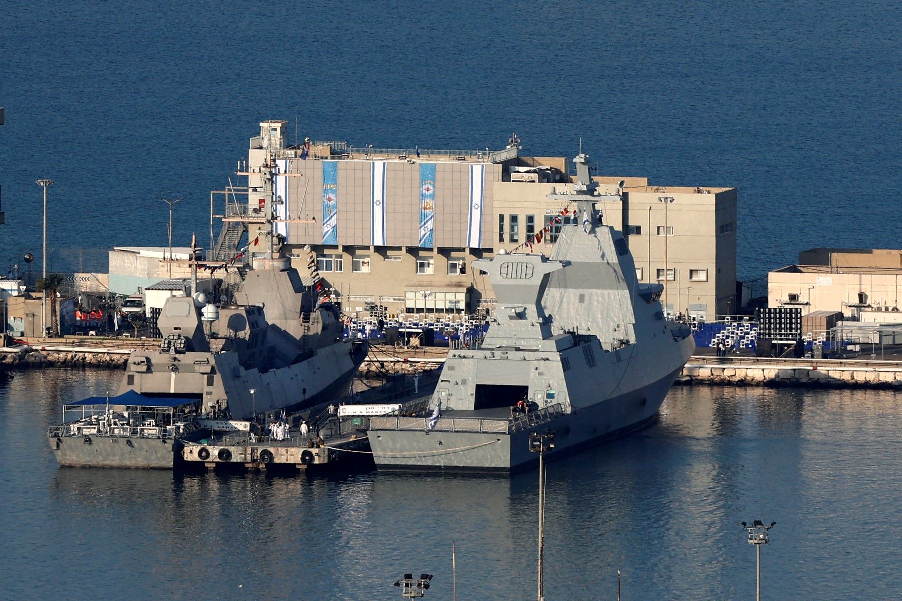 US sends 230 planes and 30 ships loaded with arms to Israel amid Gaza ...