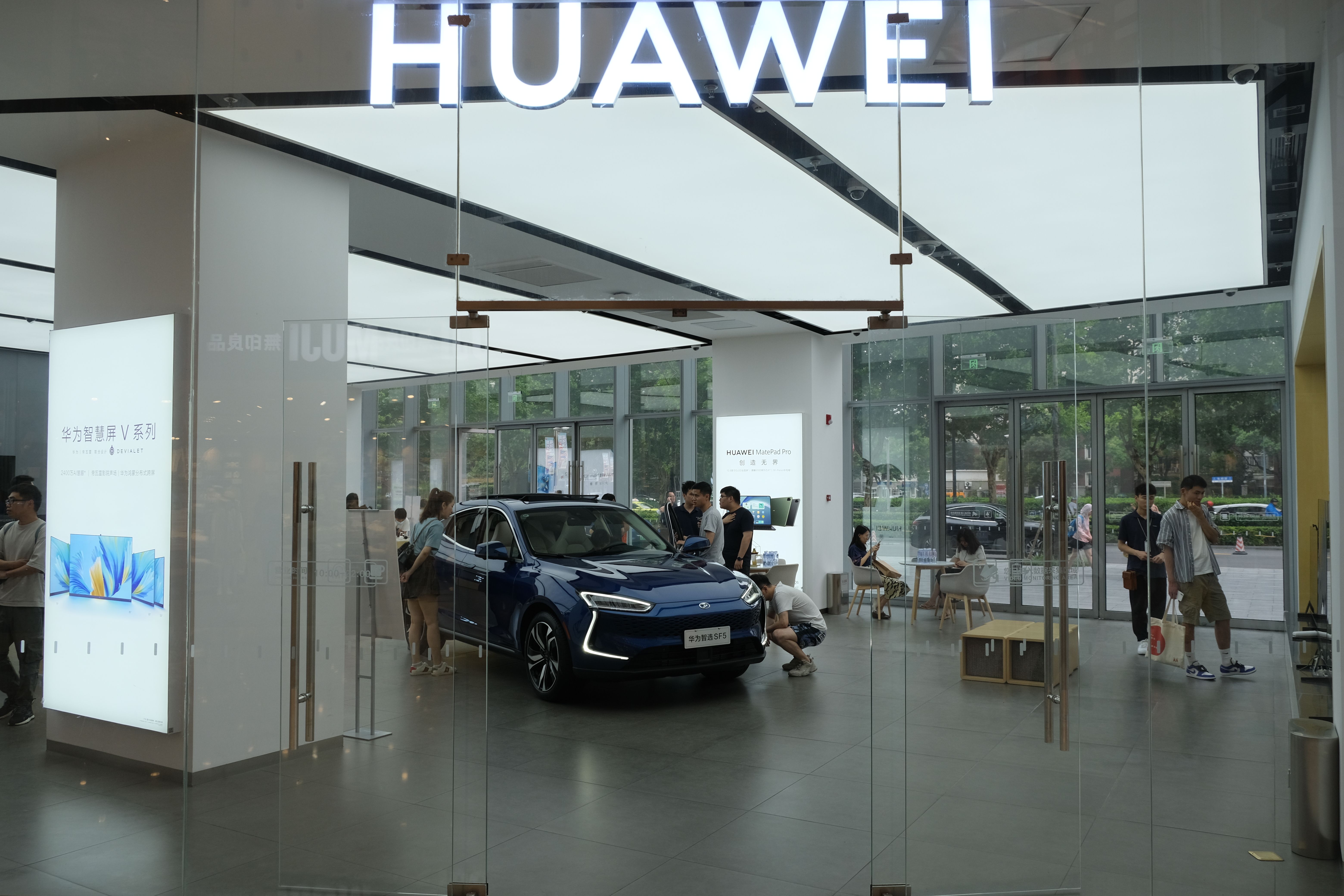 Huawei makes a major technological leap, introducing cars to Its ...