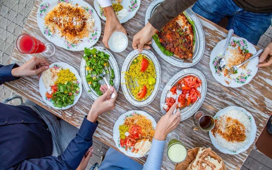 أفضل 15 مطعم من مطاعم أبوظبي للعائلات ننصحك بها | البوابة