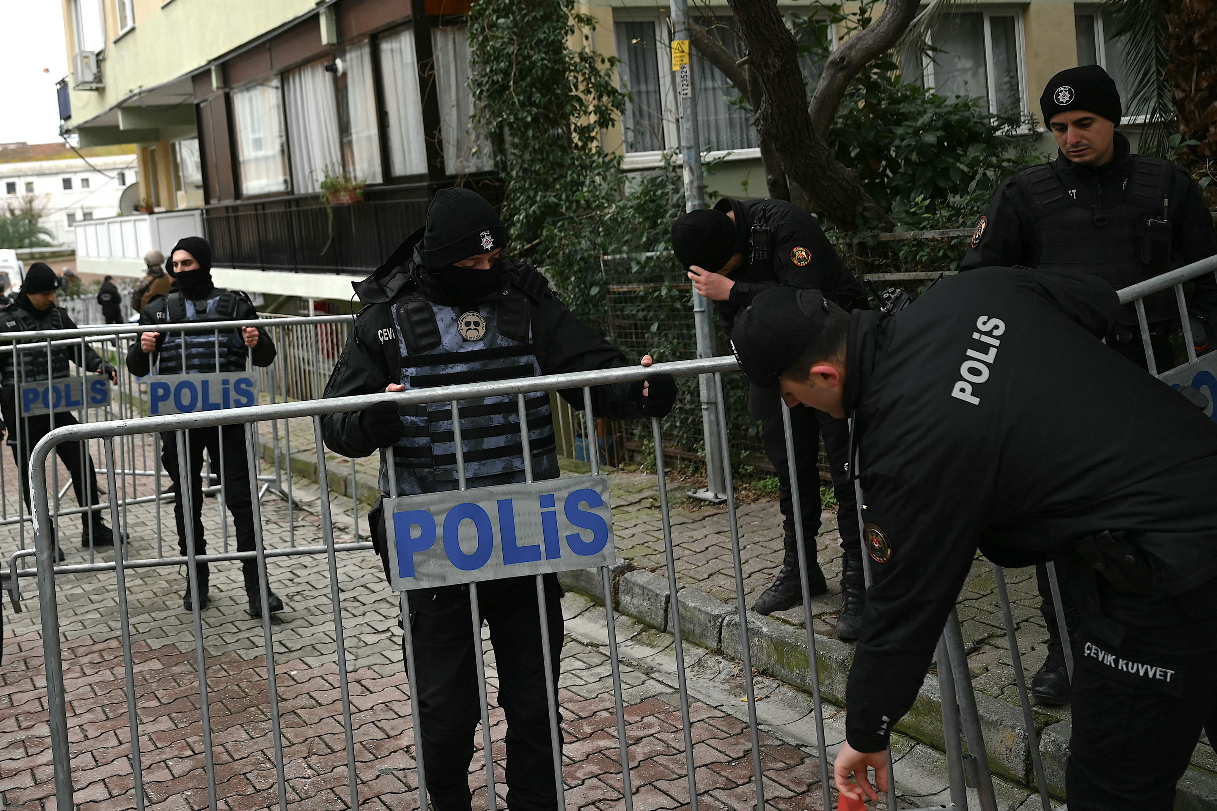 Turkey detains 147 ISIS affiliates in nationwide raids | Al Bawaba
