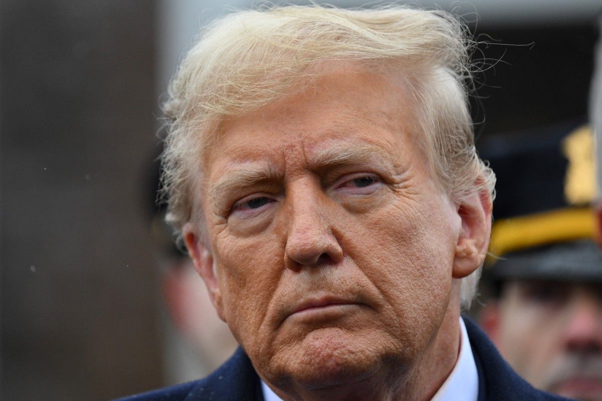 Trump attends wake of slain NYPD officer, taking aim at Biden's ...