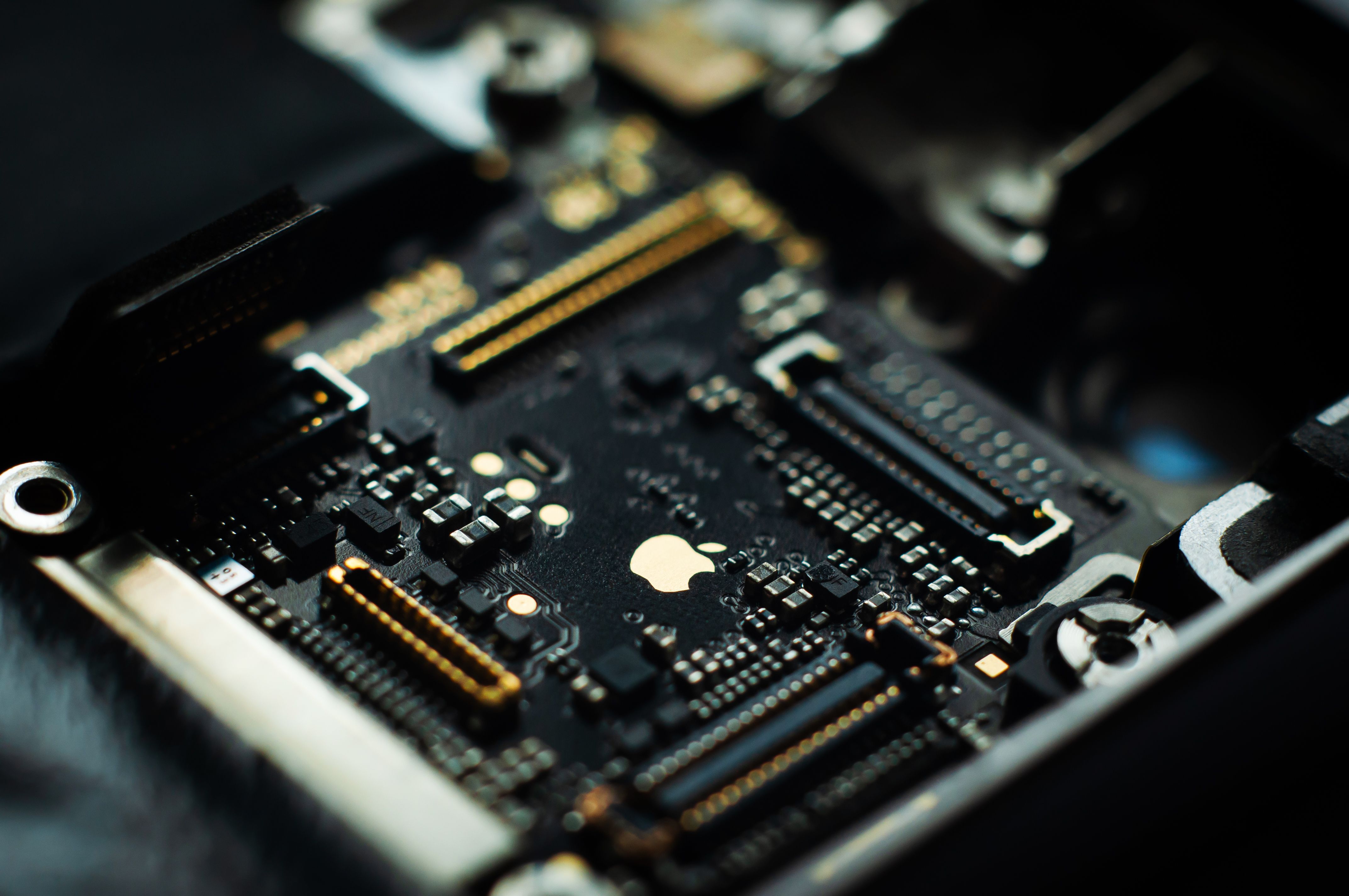 Leak: Apple's upcoming M4 Chip reveals at extensive AI features | Al Bawaba