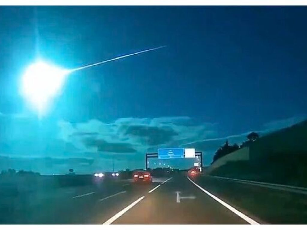 Bright fireball lights up skies of Spain and Portugal, What is it? | Al ...