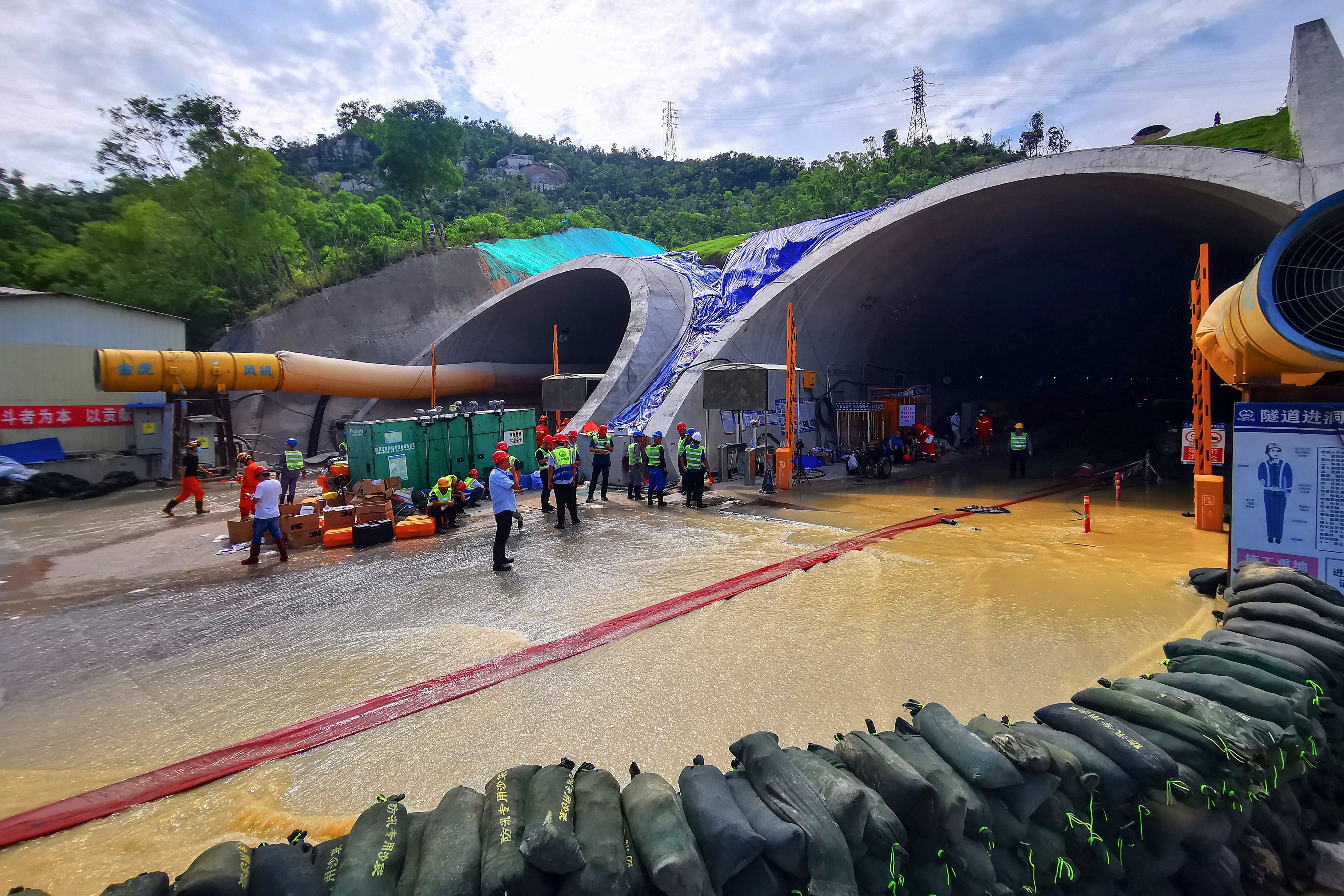 Highway collapse in China kills at least 48 people | Al Bawaba