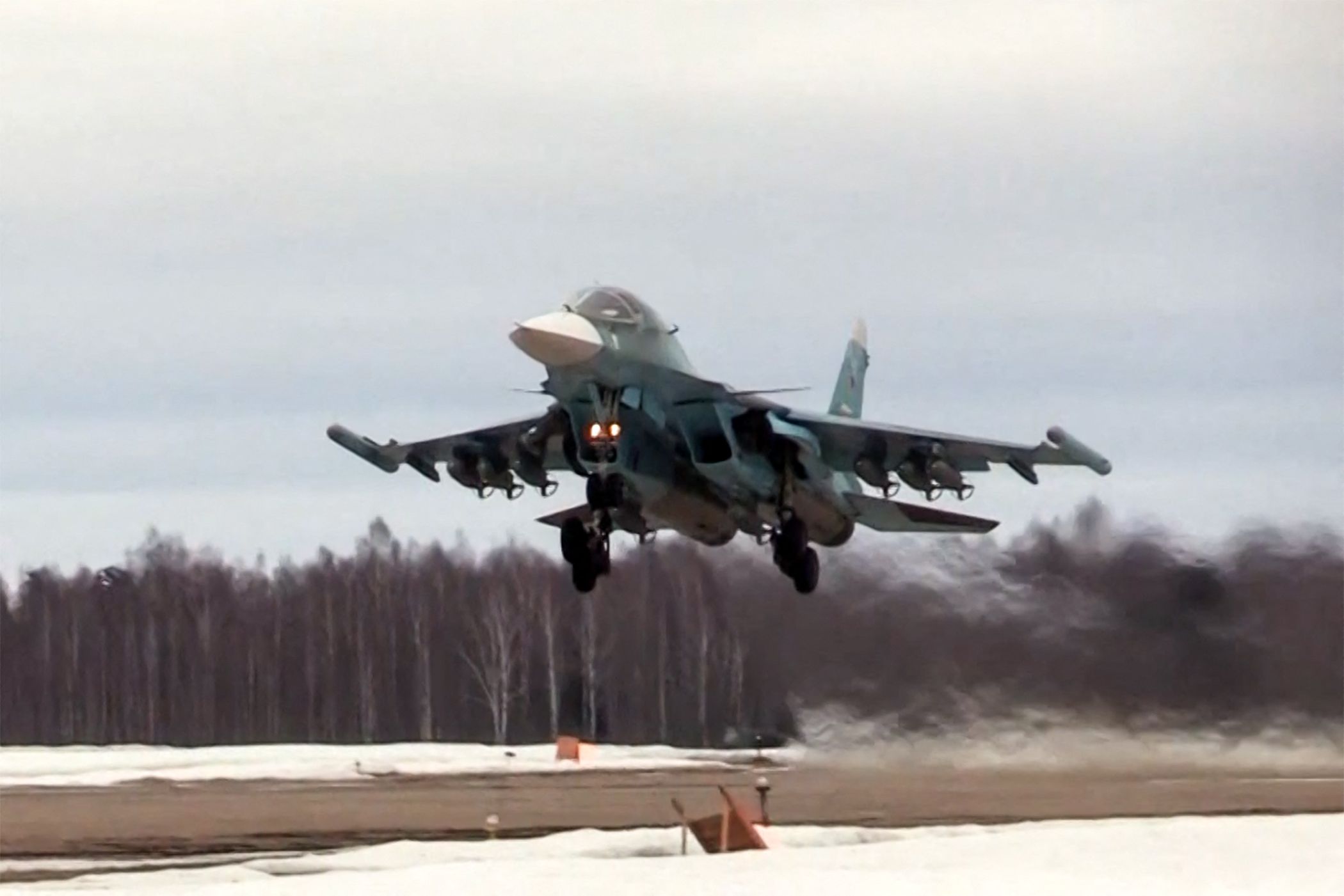 Fighter jet crash kills two pilots in North Ossetia, Russia | Al Bawaba