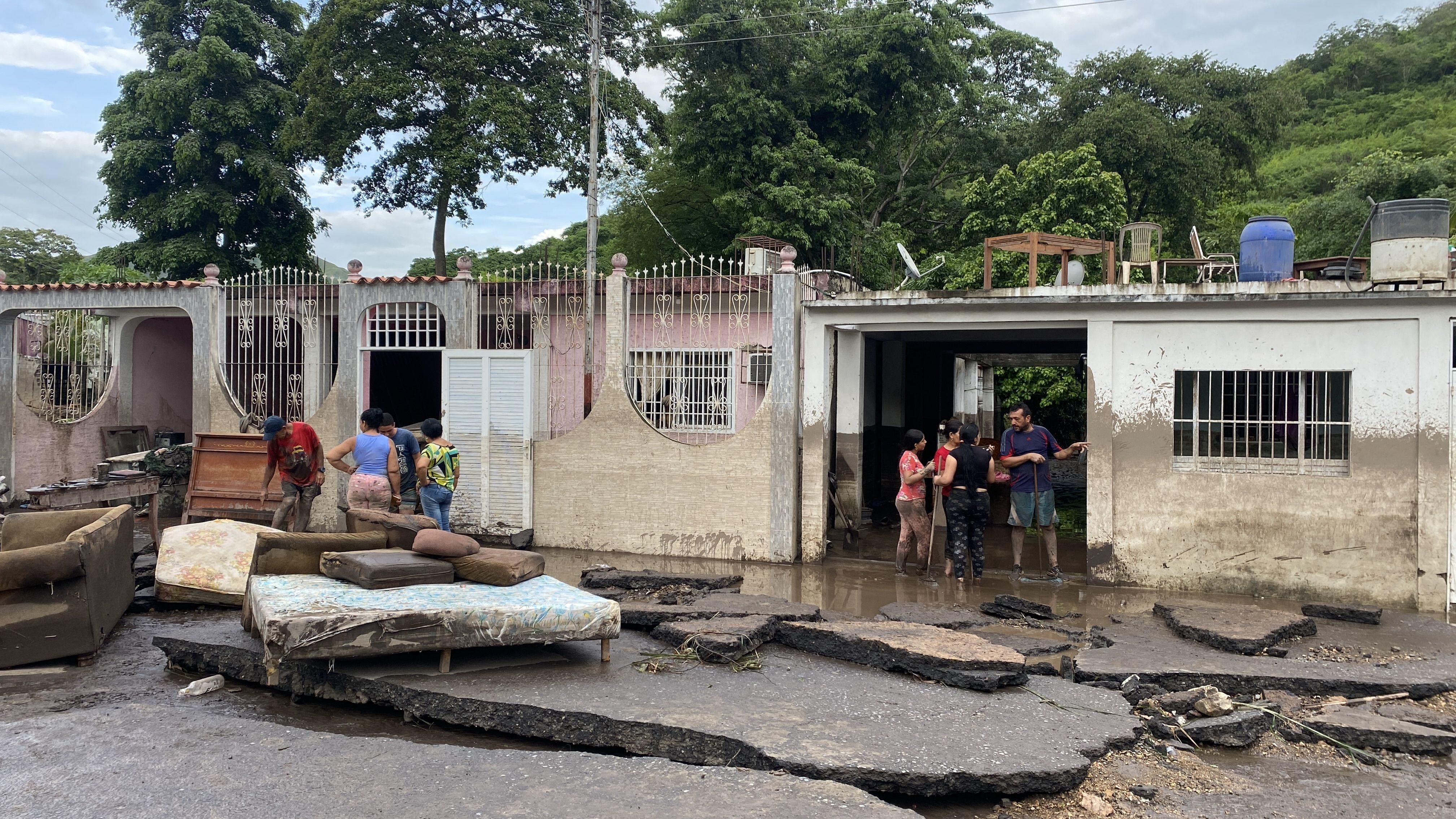 Hurricane Beryl kills at least 7 as it heads down to Jamaica | Al Bawaba