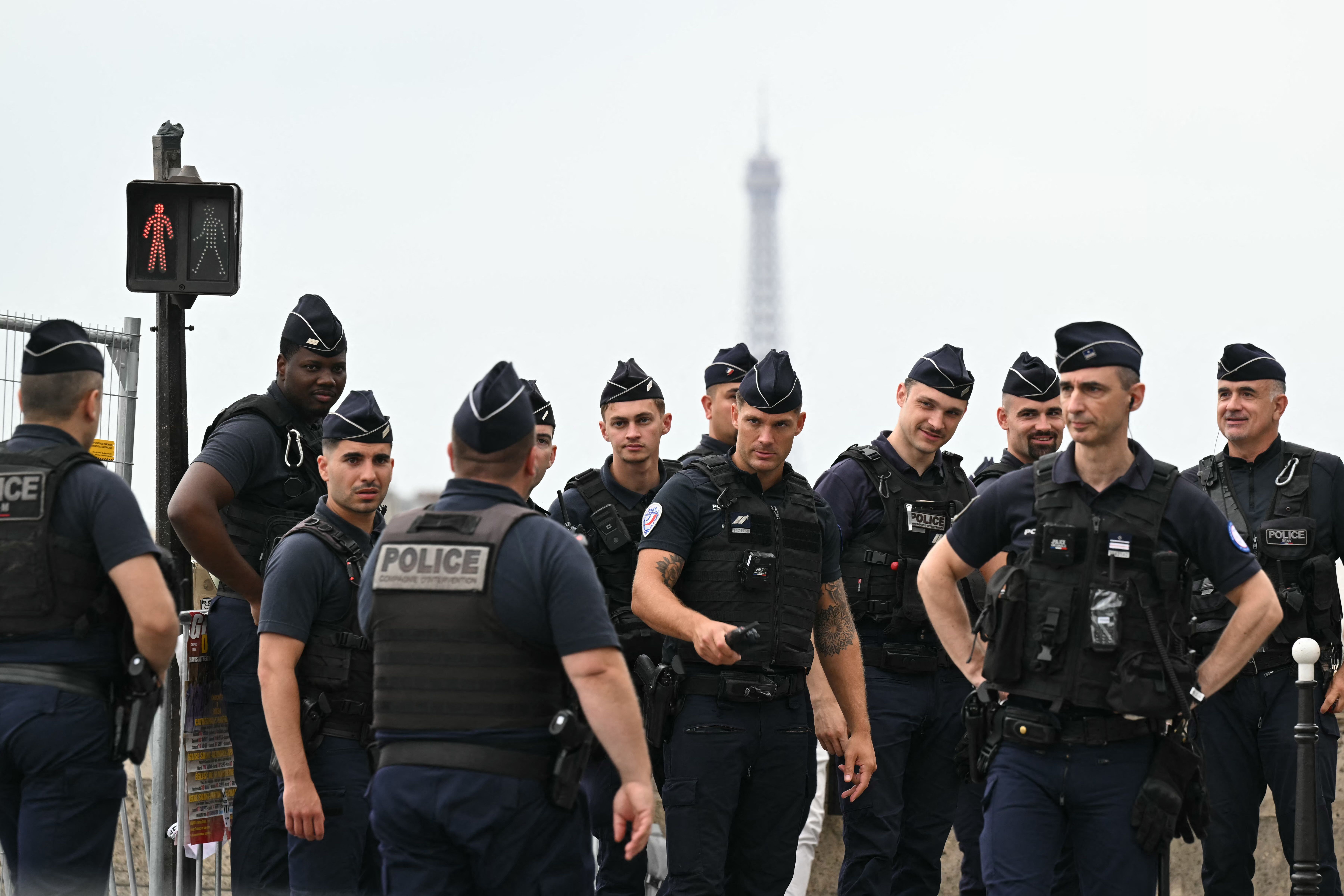 French police arrests Tommy Robinson under anti-terror laws | Al Bawaba