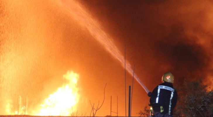 فيديو مروع: حريق هائل في مبنى شركة DHL بالخبر | البوابة