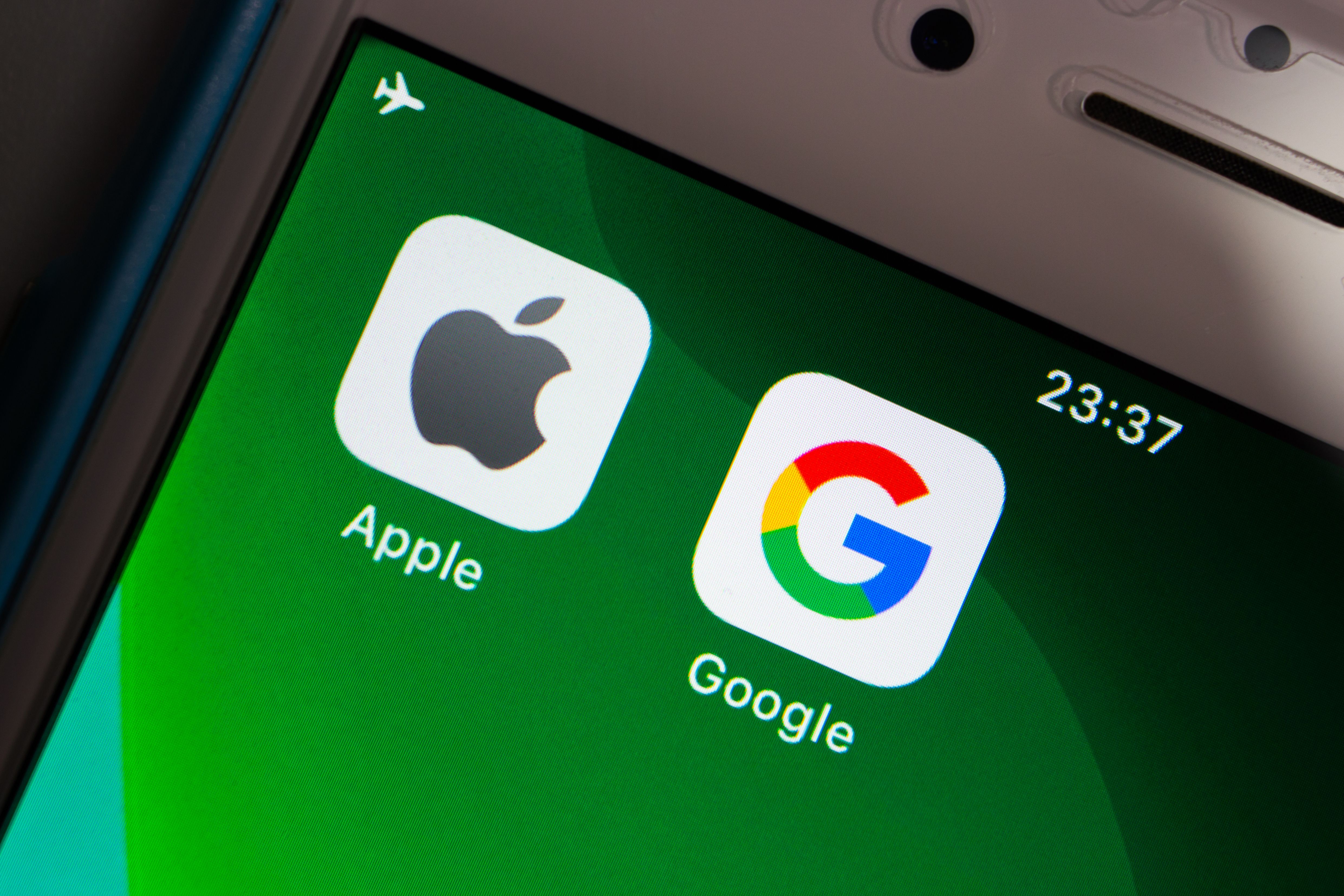 Apple, Google to sign Artificial Intelligence partnership | Al Bawaba