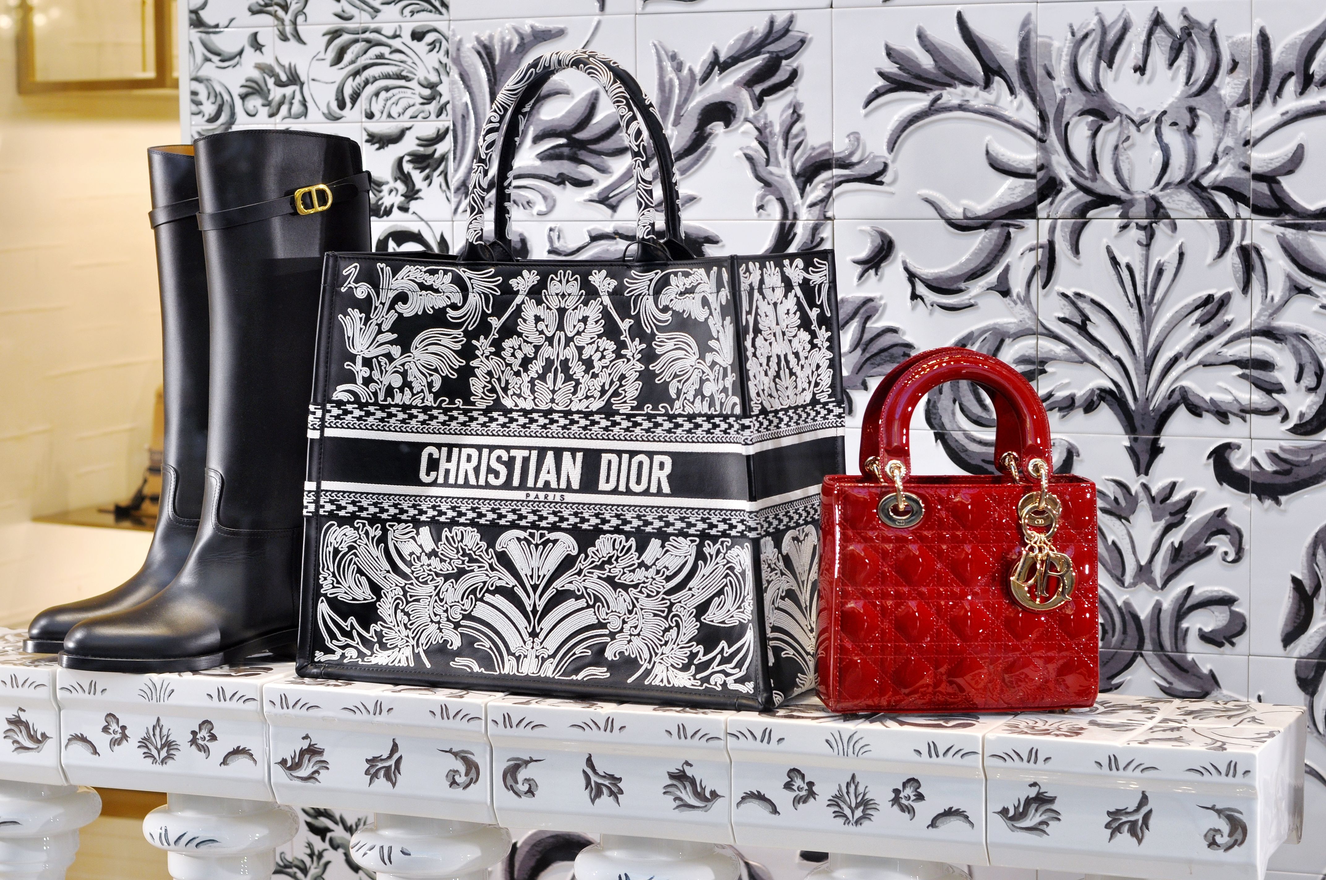 LVMH exposed selling $2,800 Dior bag that costs $57 to make | Al Bawaba