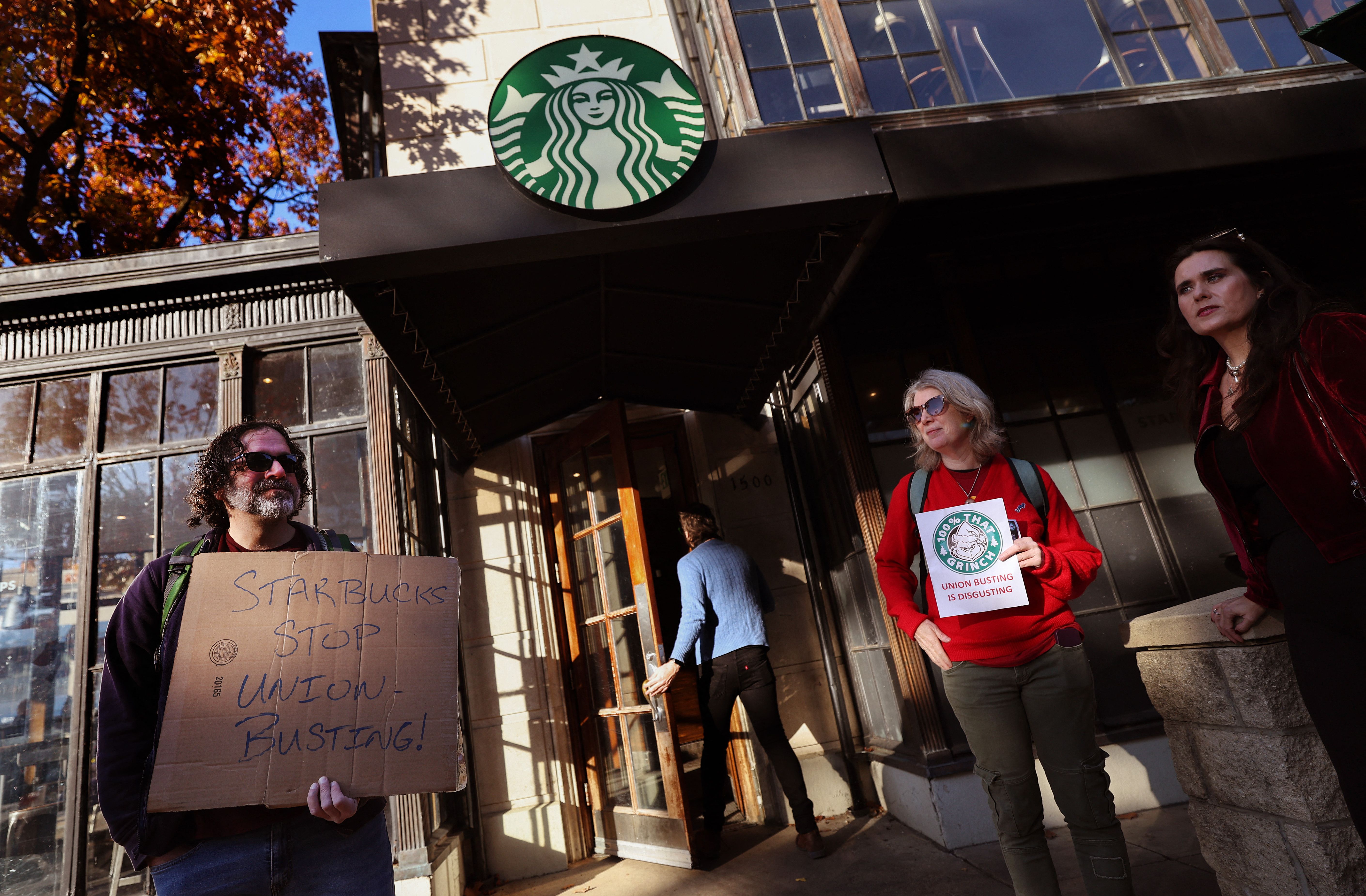 Starbucks remedies boycott losses with new CEO from Chipotle | Al Bawaba