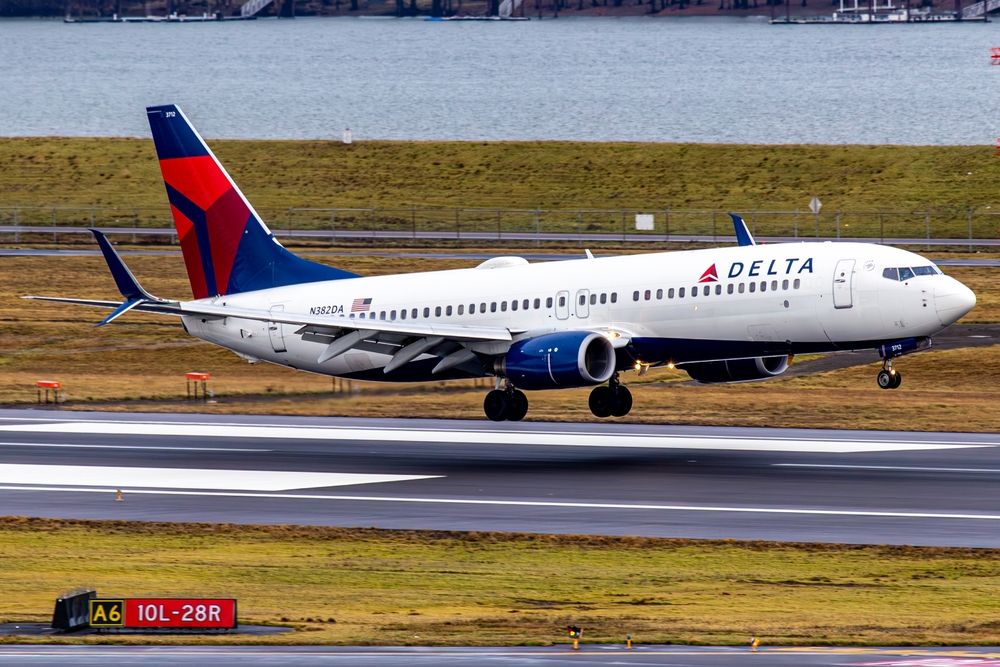 No injuries reported in Delta Air lines collision | Al Bawaba