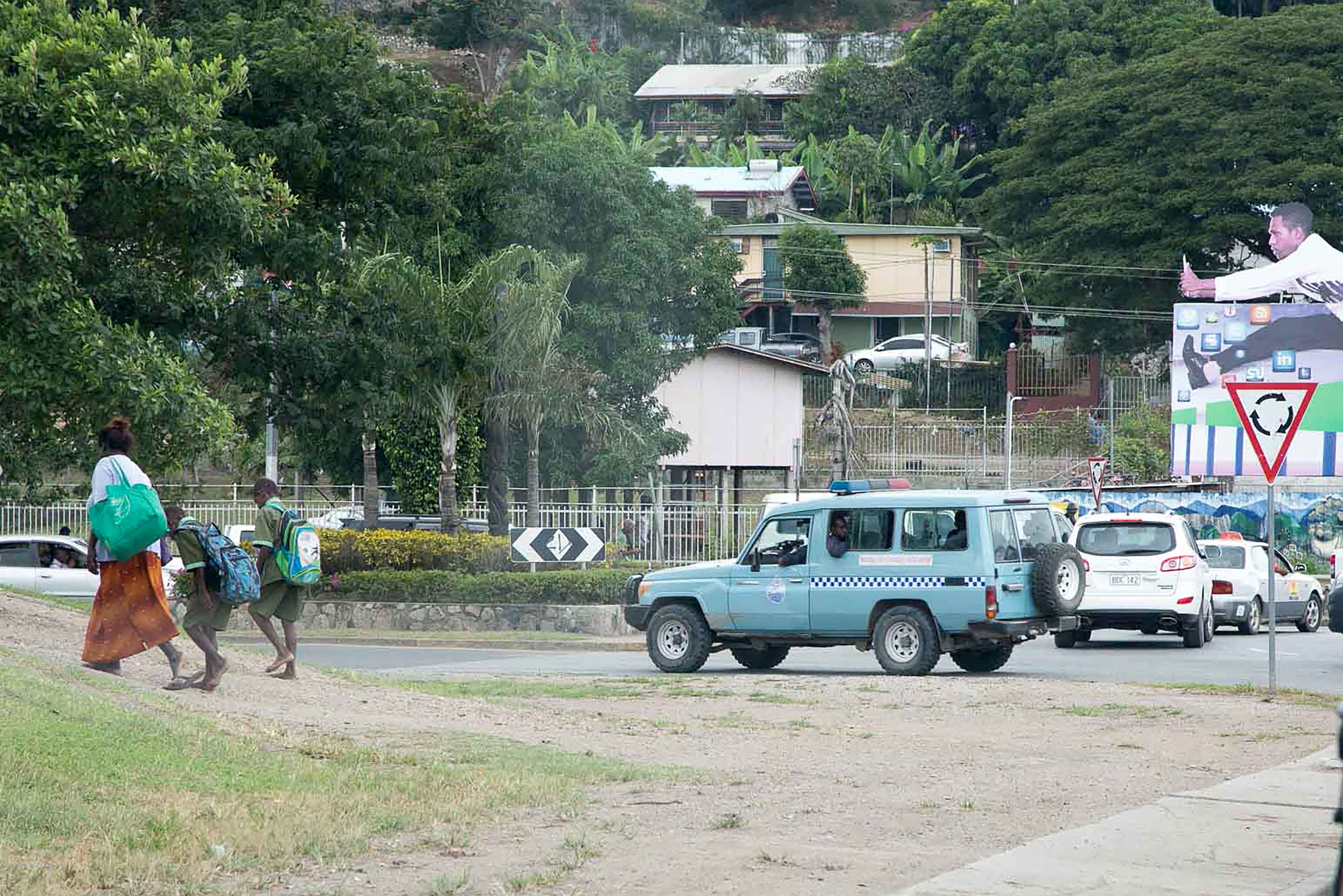 Gunmen open fire on a bus killing 7 in Papua New Guinea | Al Bawaba