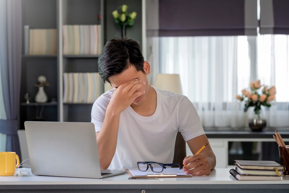 Do you overthink? How hyper-awareness can stress you out | Al Bawaba