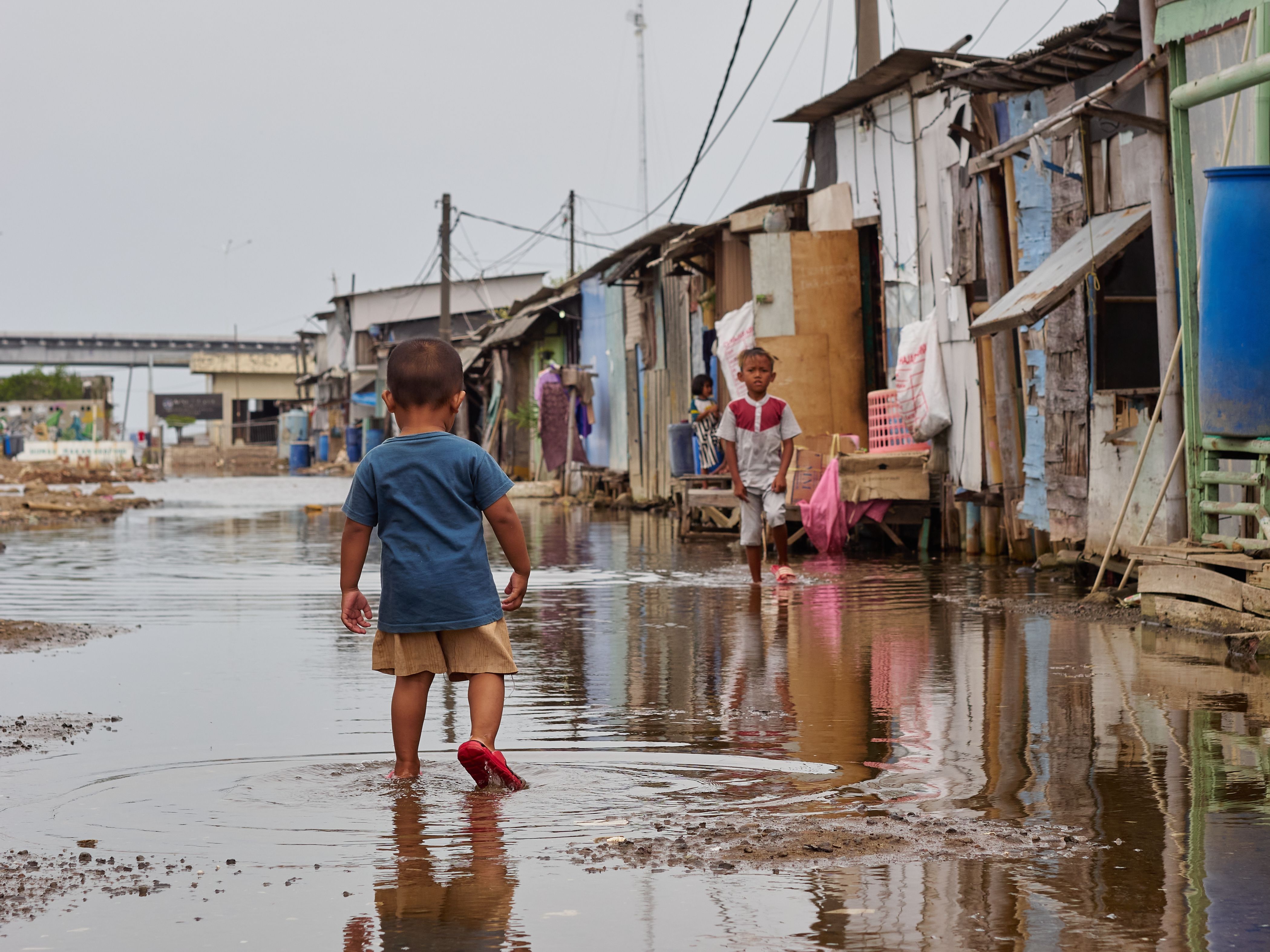 Over 1 billion people face acute poverty worldwide | Al Bawaba