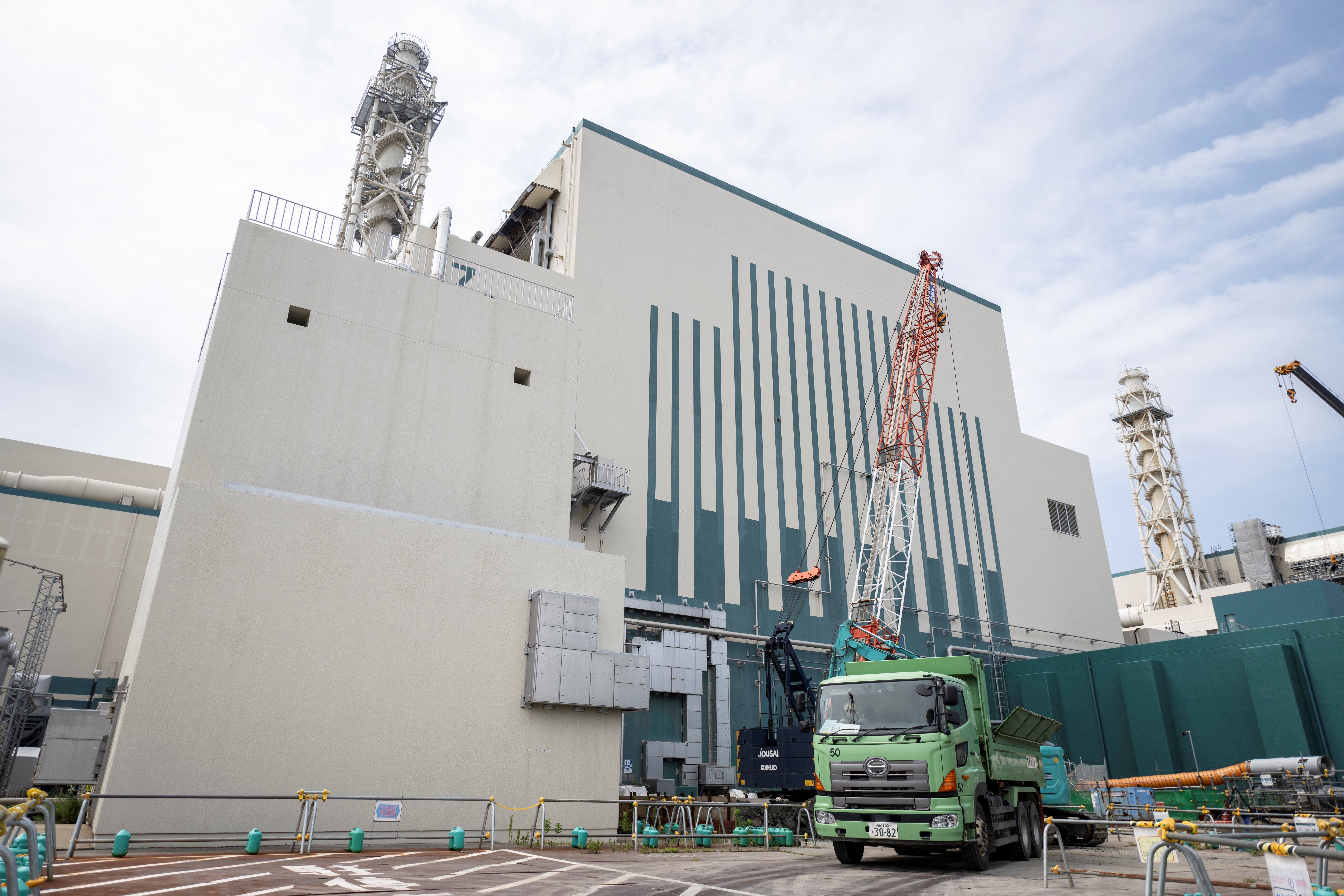 Nuclear reactor in Japan shuts days after restart | Al Bawaba