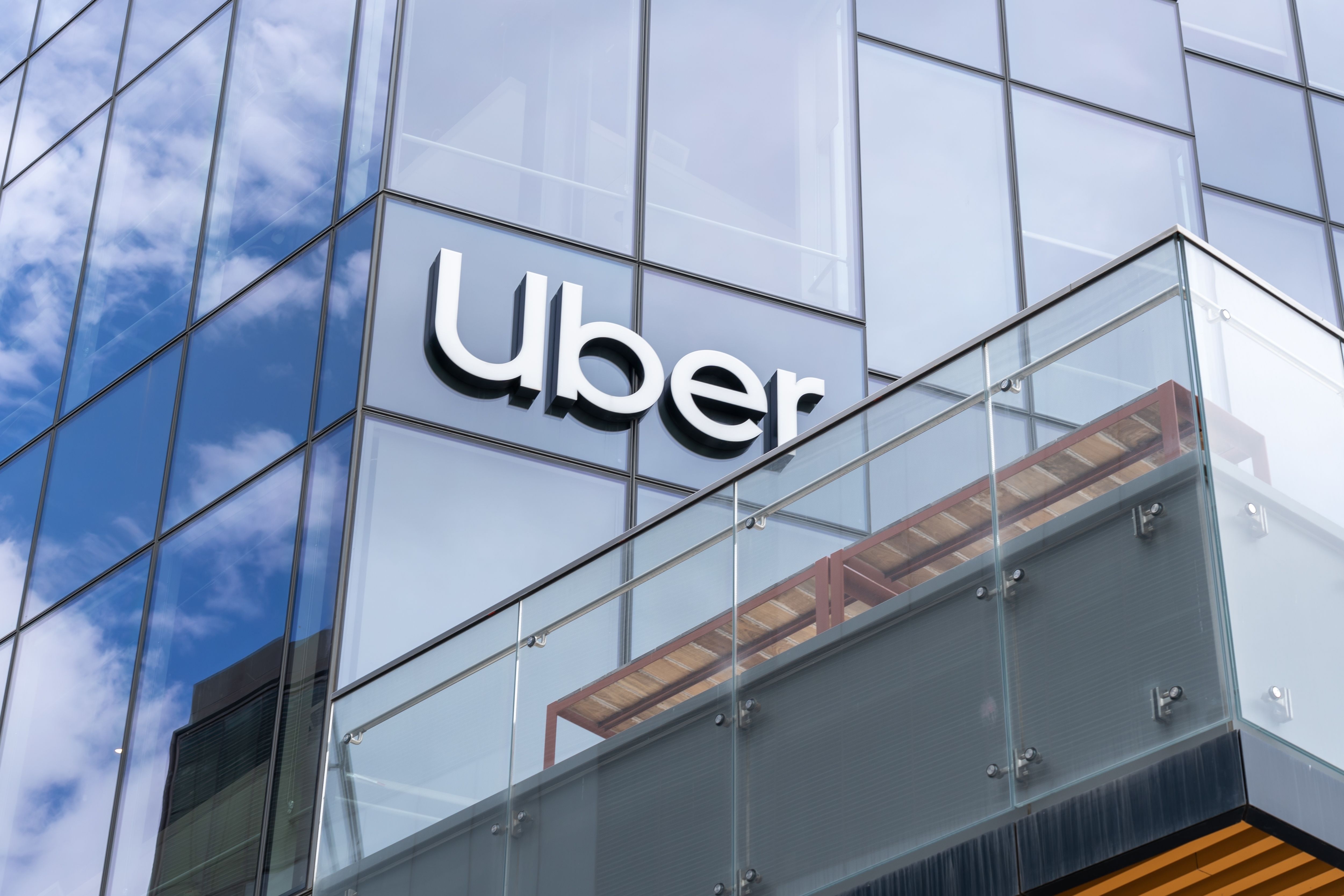 Uber launches 'Uber by Woman' service in Paris | Al Bawaba